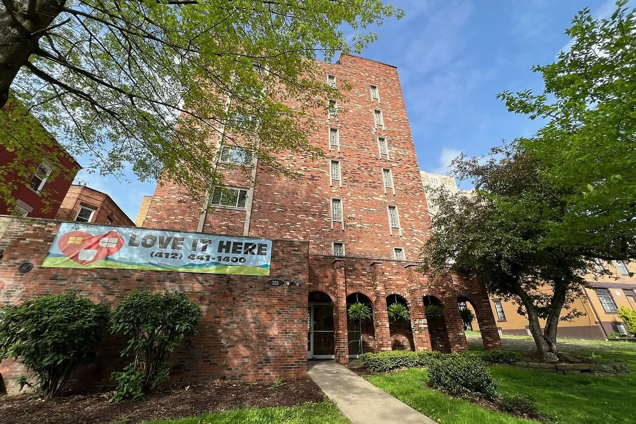 Craig Manor - Pittsburgh, PA 15213 | ApartmentGuide.com