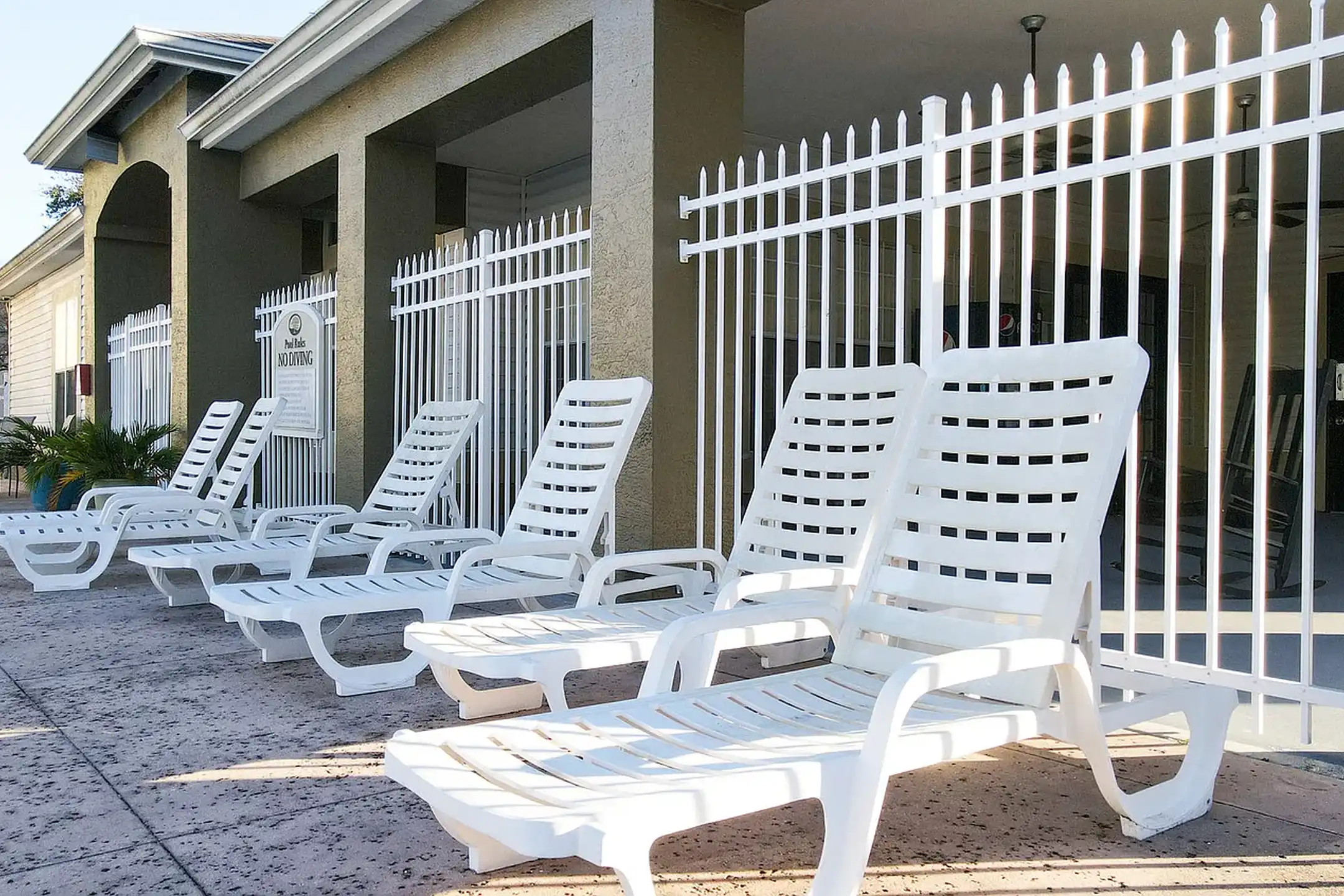 Hickory Pointe Apartments - Melbourne, FL 32901 | ApartmentGuide.com