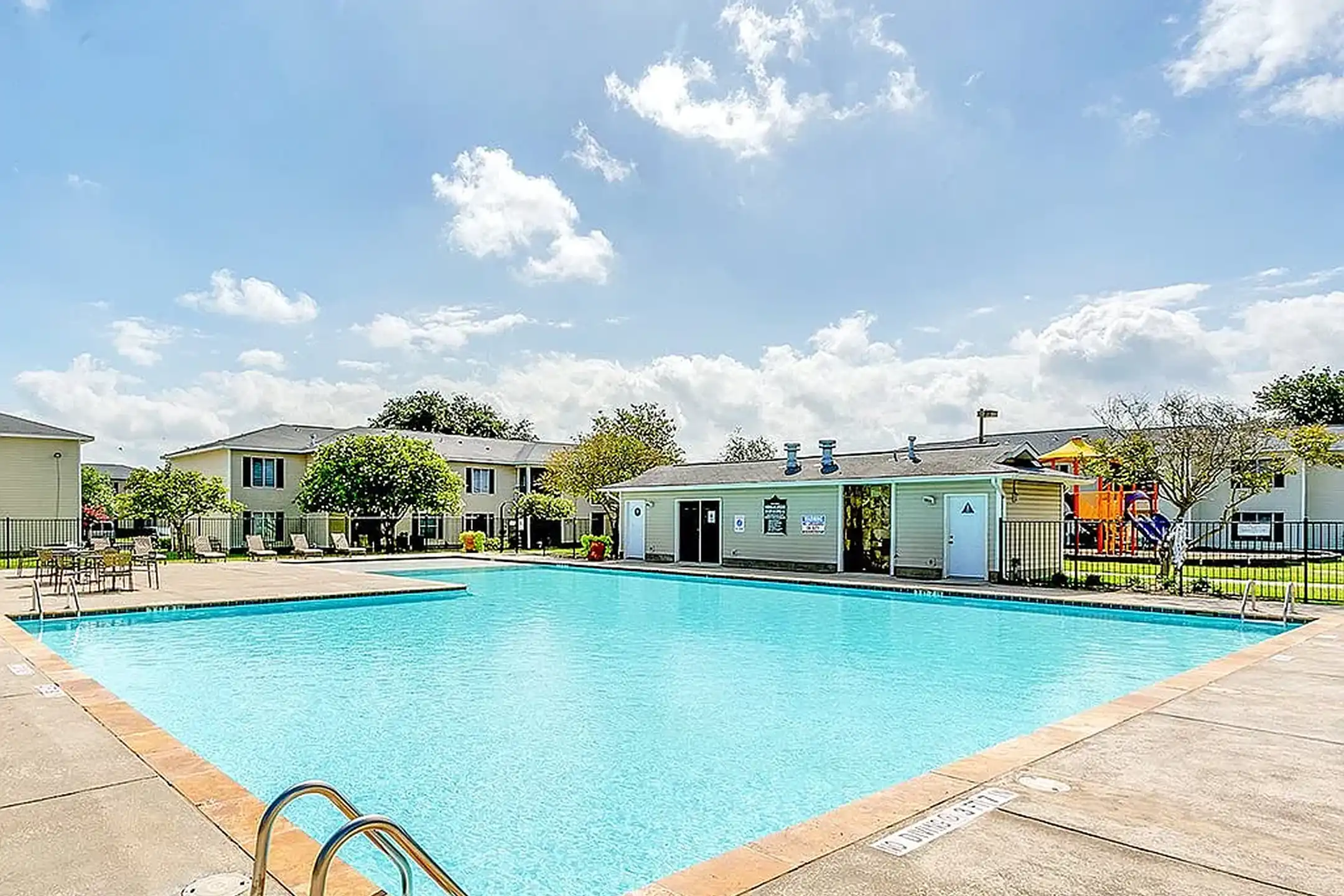 Paradise Oaks Apartments - Austin, TX 78741 | ApartmentGuide.com