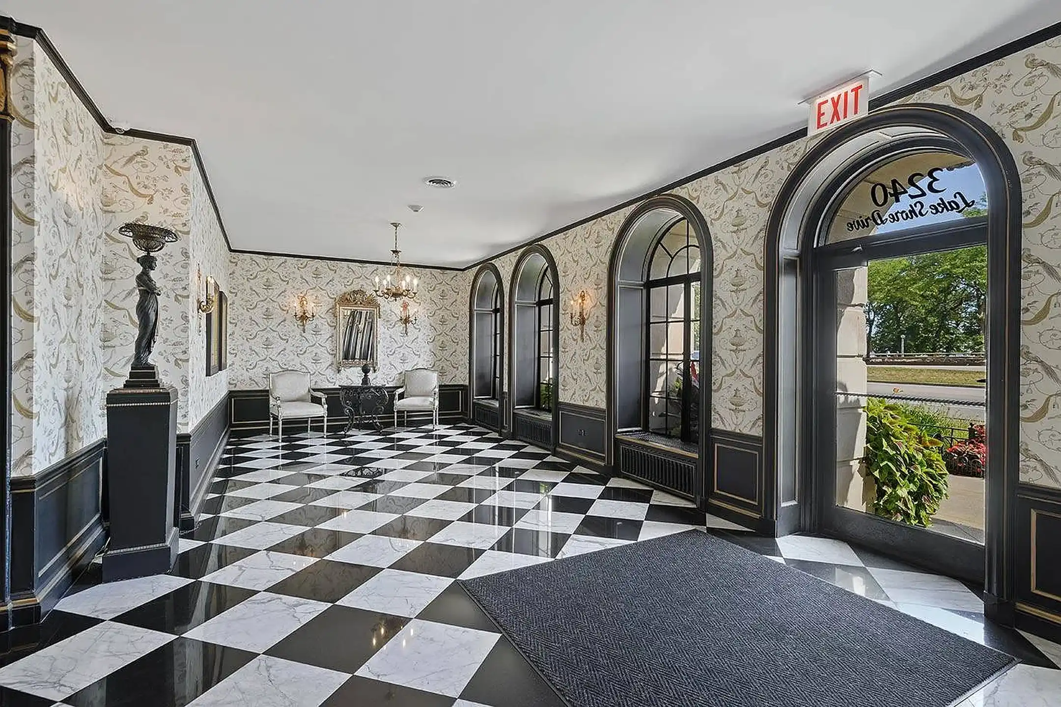 3240 North Lake Shore Drive - Chicago, IL 60657 | ApartmentGuide.com