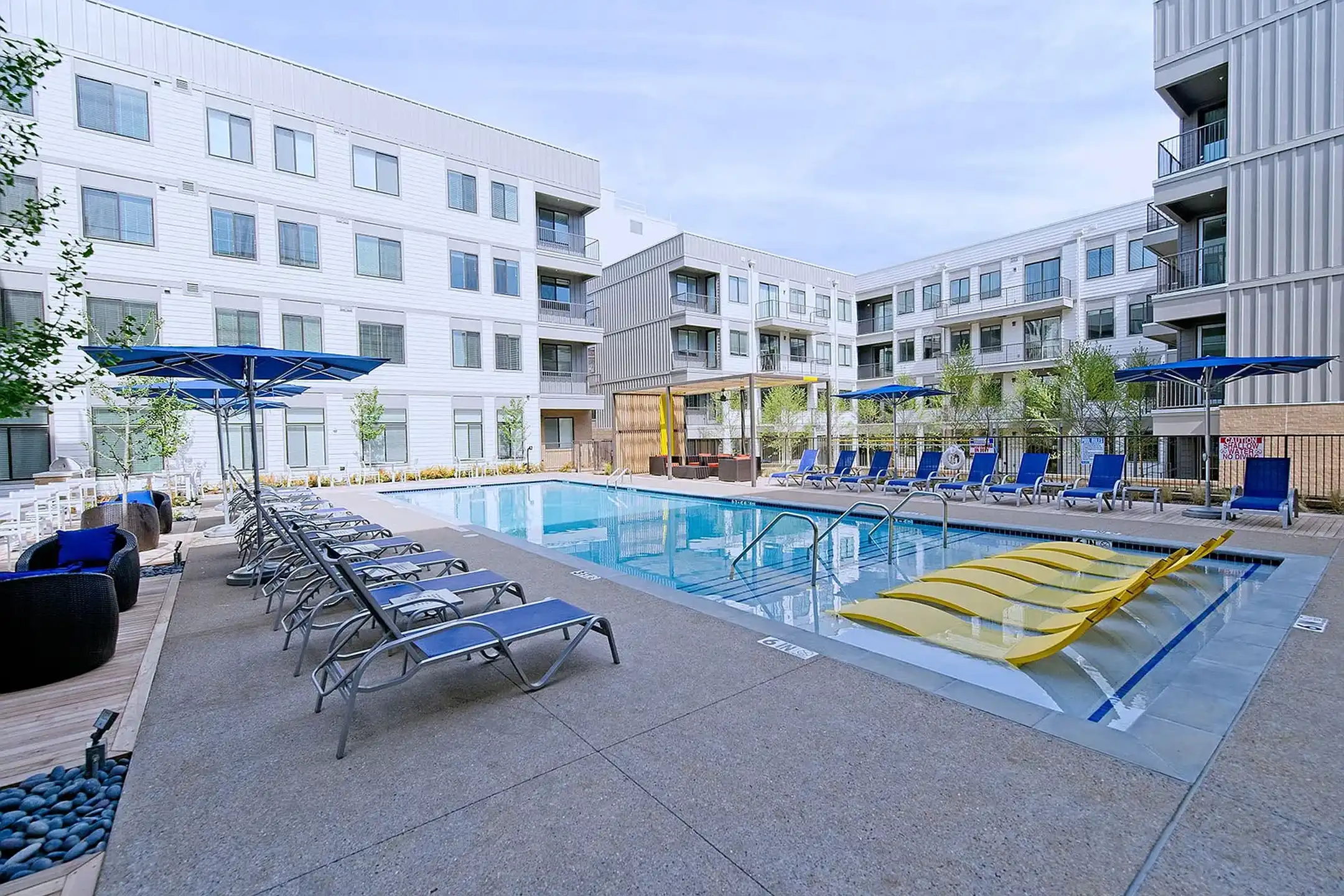 The Rise Apartments - Memphis, TN 38103 | ApartmentGuide.com