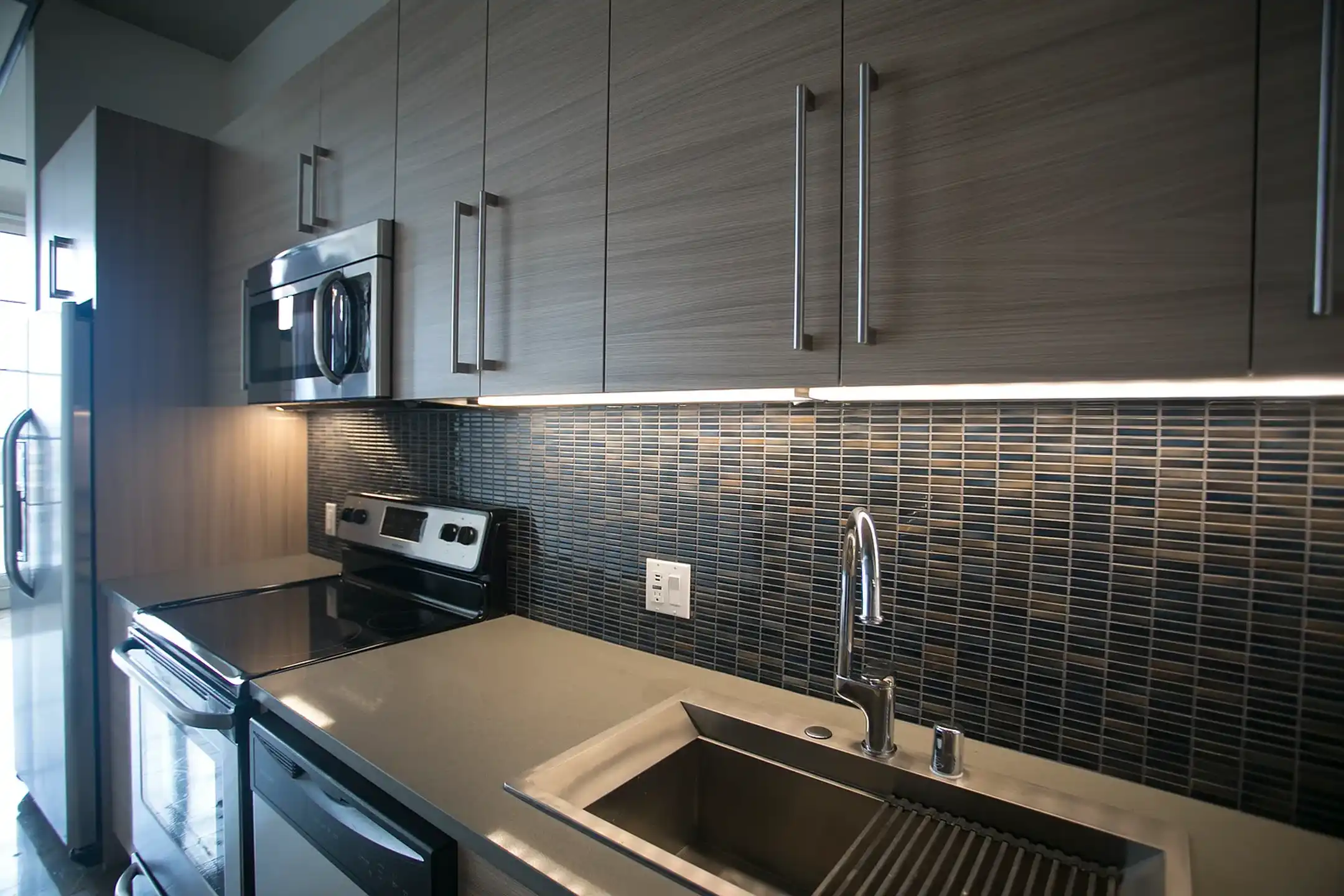 Maxfield Lofts - Los Angeles, CA 90014 | ApartmentGuide.com