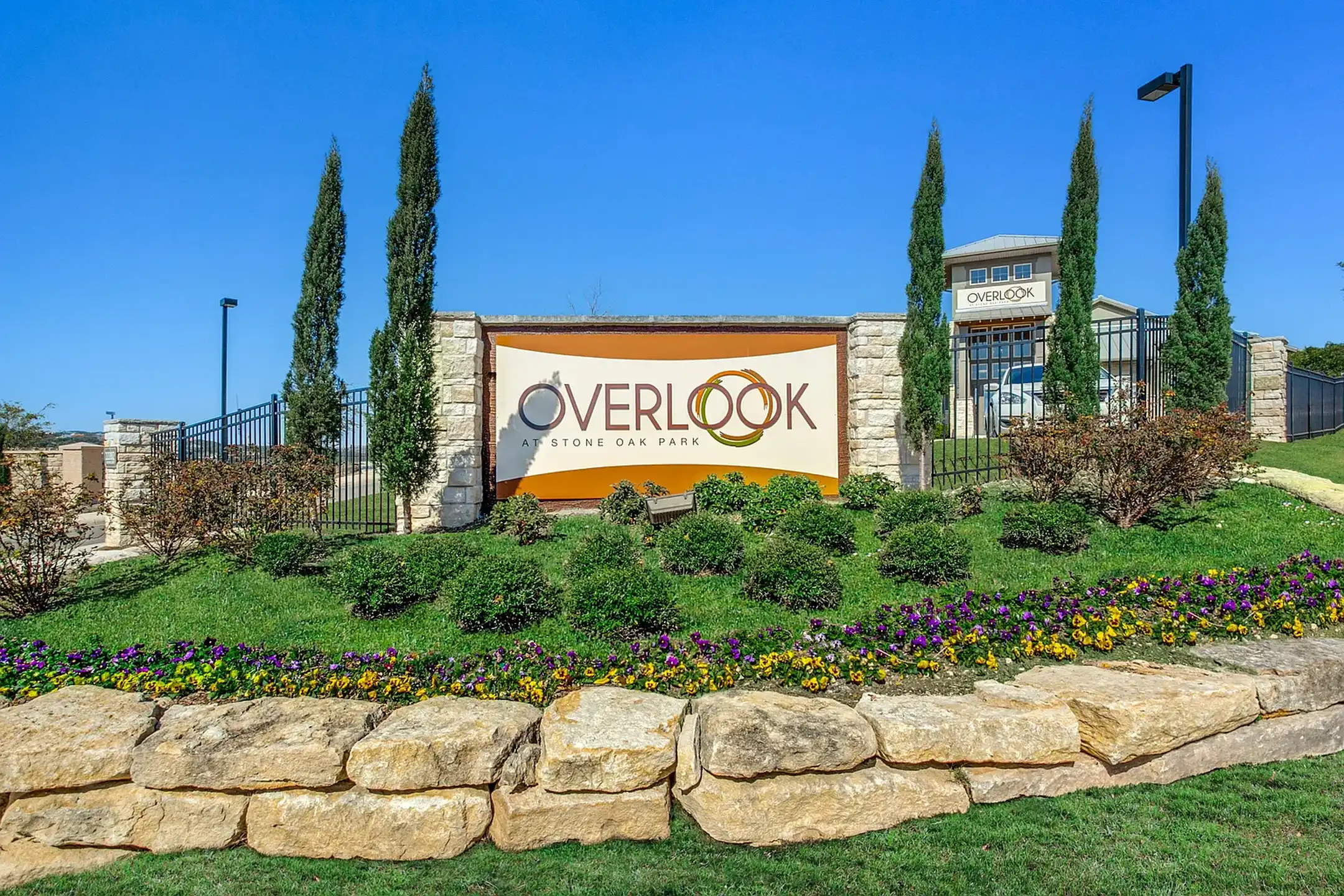 Overlook at Stone Oak Park Apartments - San Antonio, TX 78258 ...