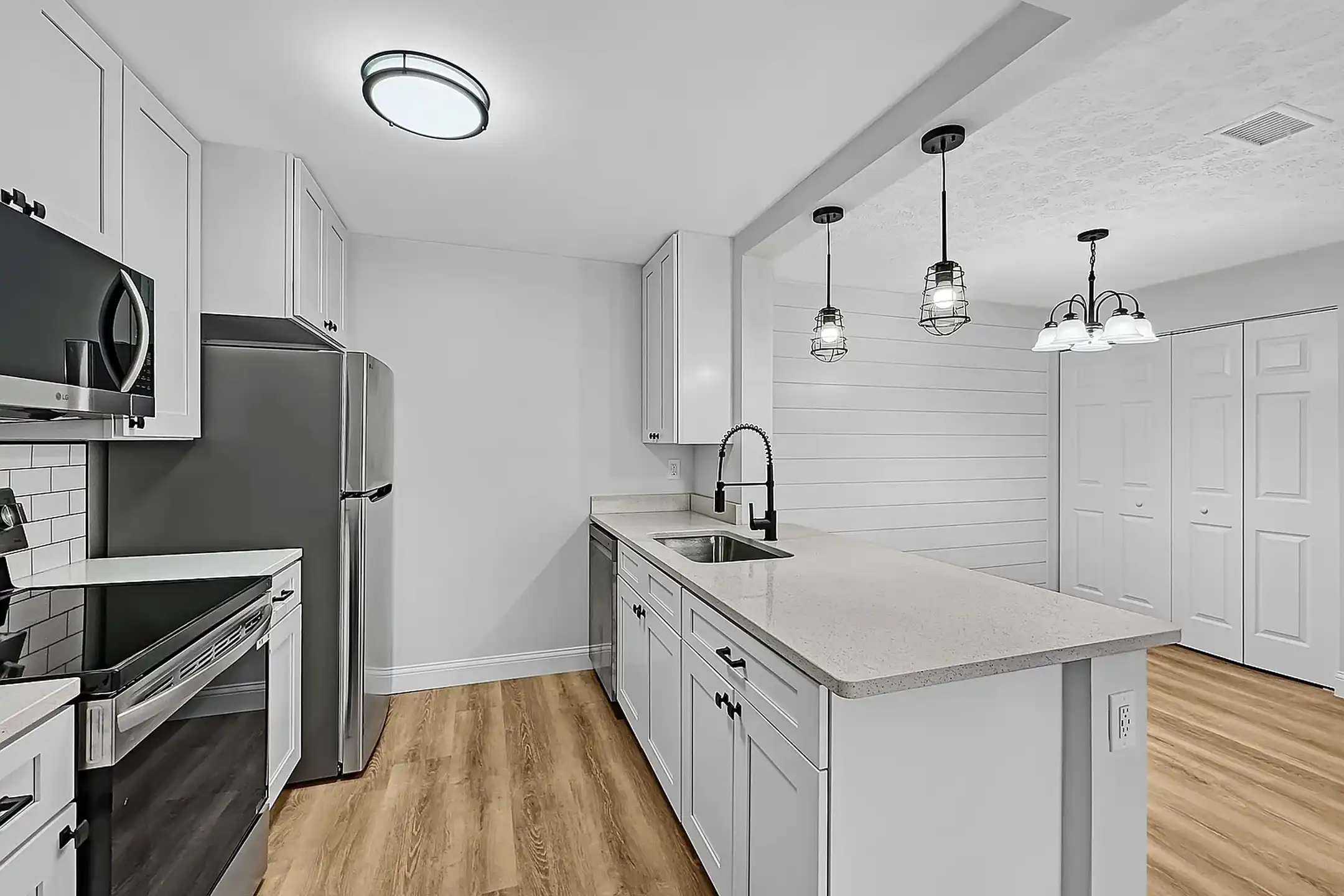 Springview Apartments - Newburgh, IN 47630 | ApartmentGuide.com