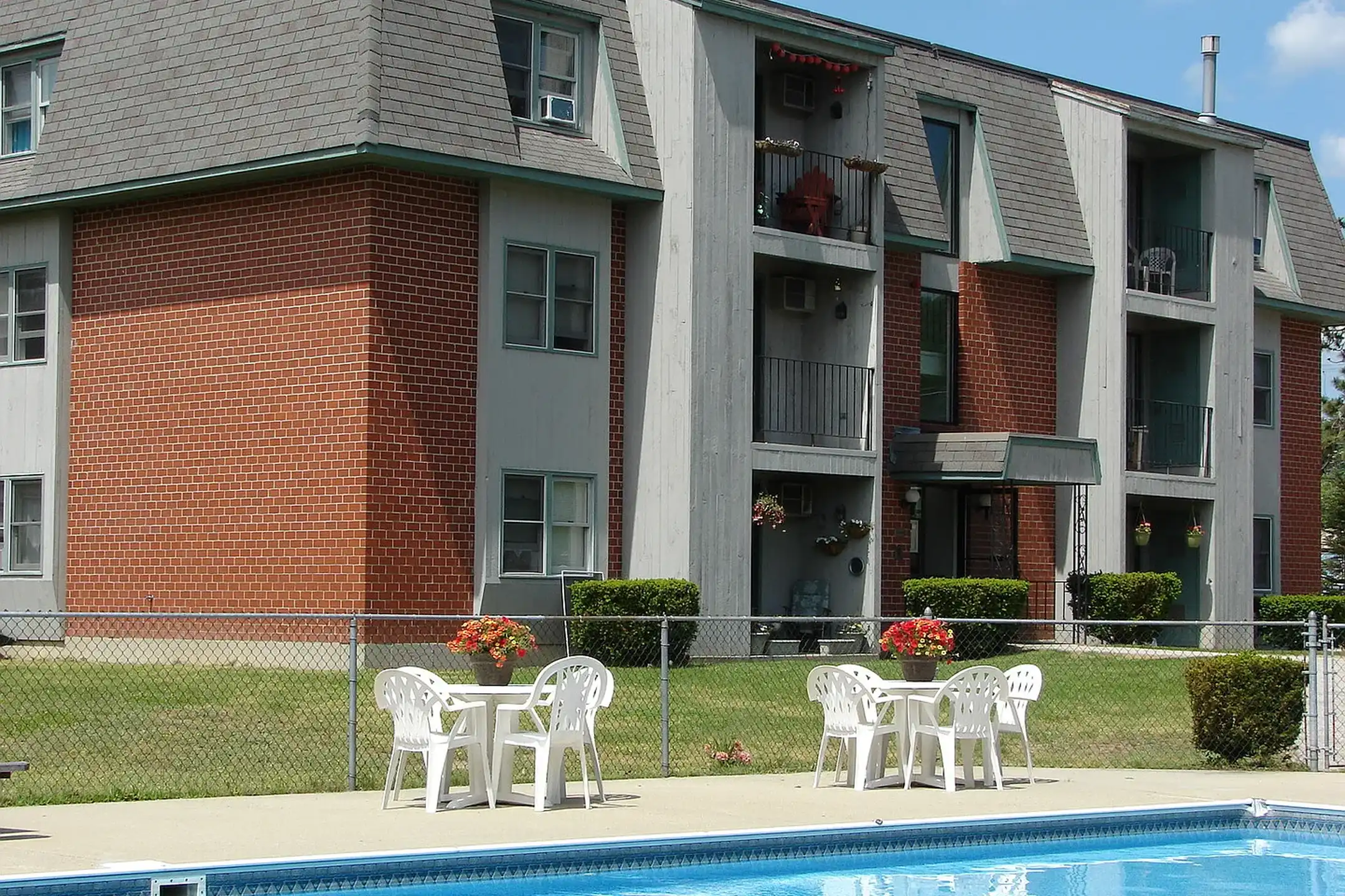 Branch River - Raymond, NH 03077 | ApartmentGuide.com