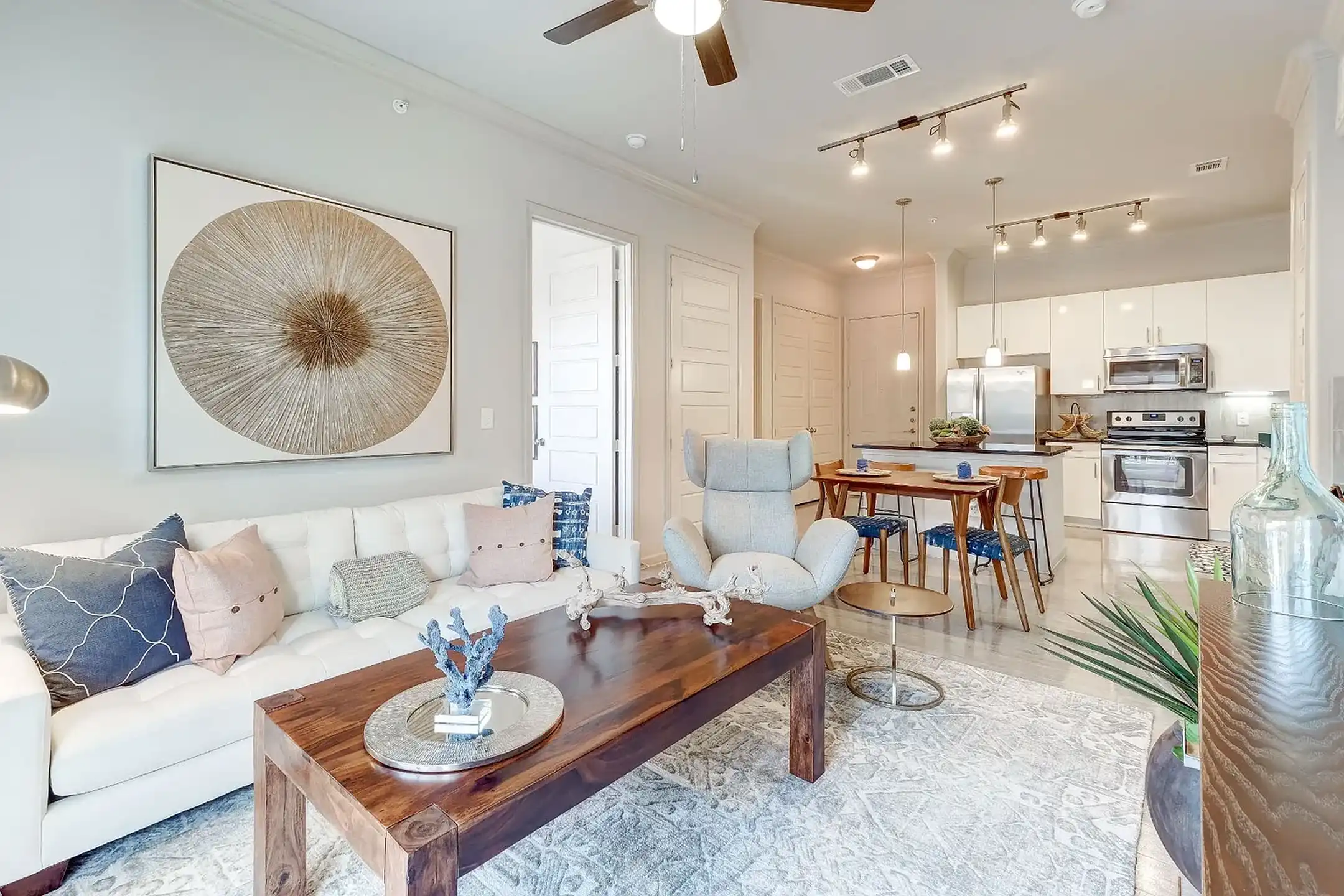 McKinney Square Apartments - McKinney, TX 75070 | ApartmentGuide.com