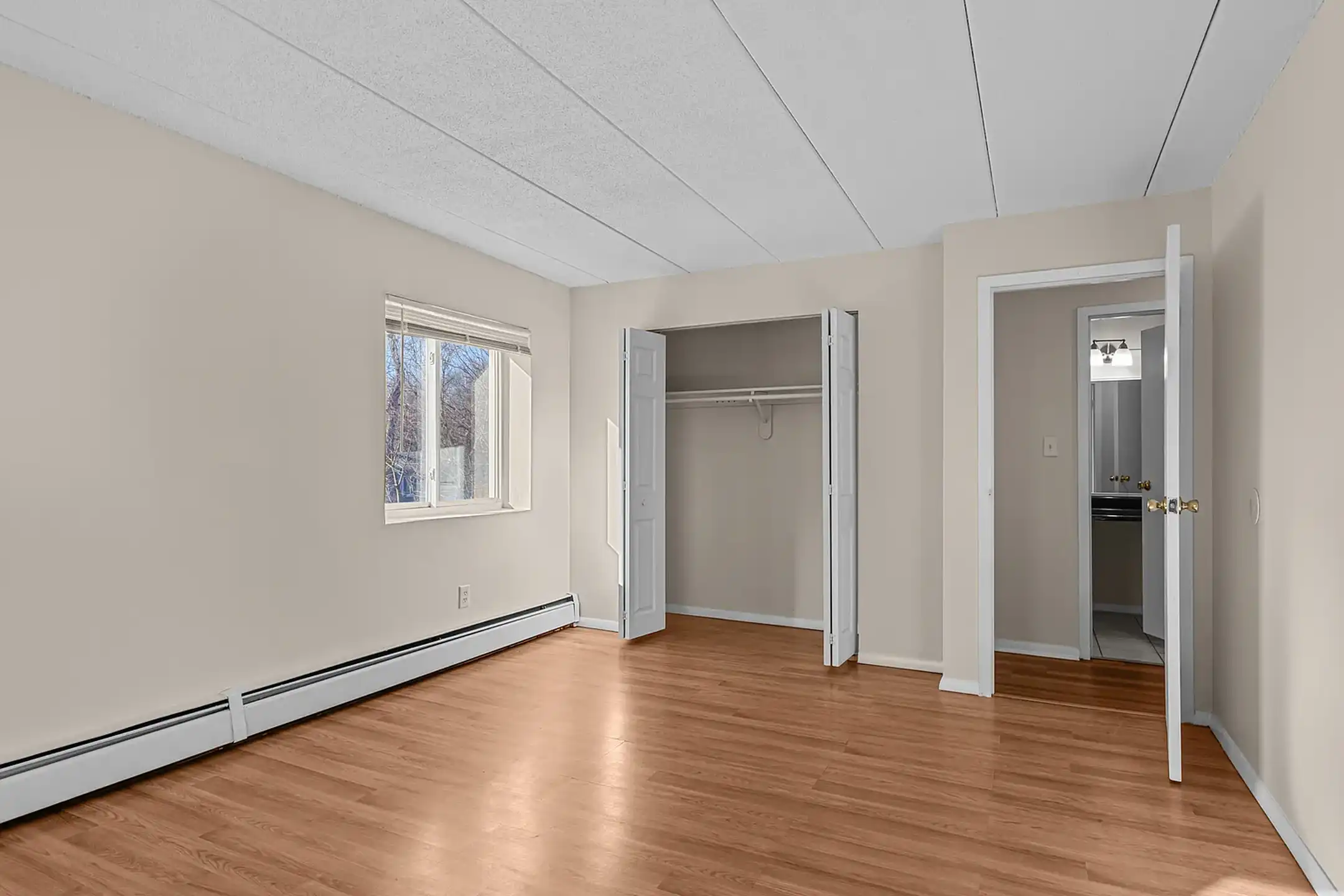 Warden Place - Saugus, MA 01906 | ApartmentGuide.com