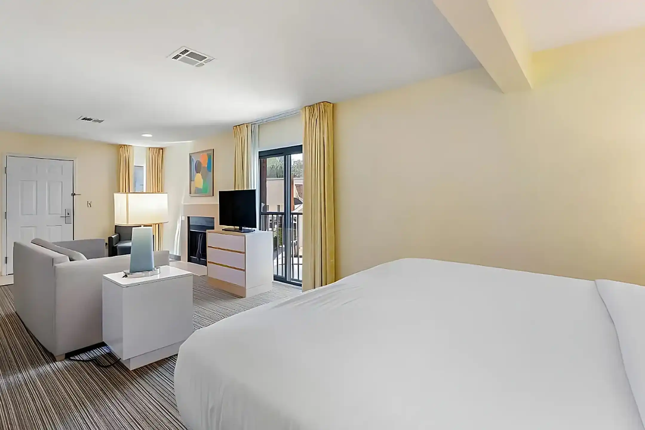 Sonesta Apartment Homes - Cincinnati, OH 45246 | ApartmentGuide.com