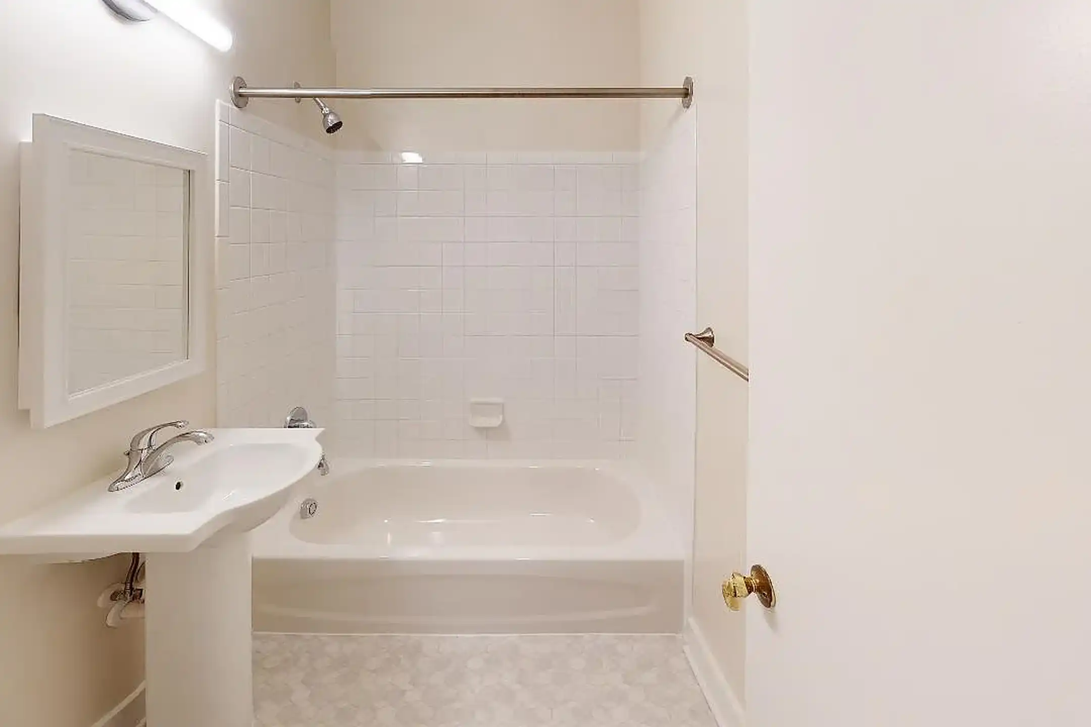 Heritage Row at Ridgecrest Village - Washington, DC 20020 ...