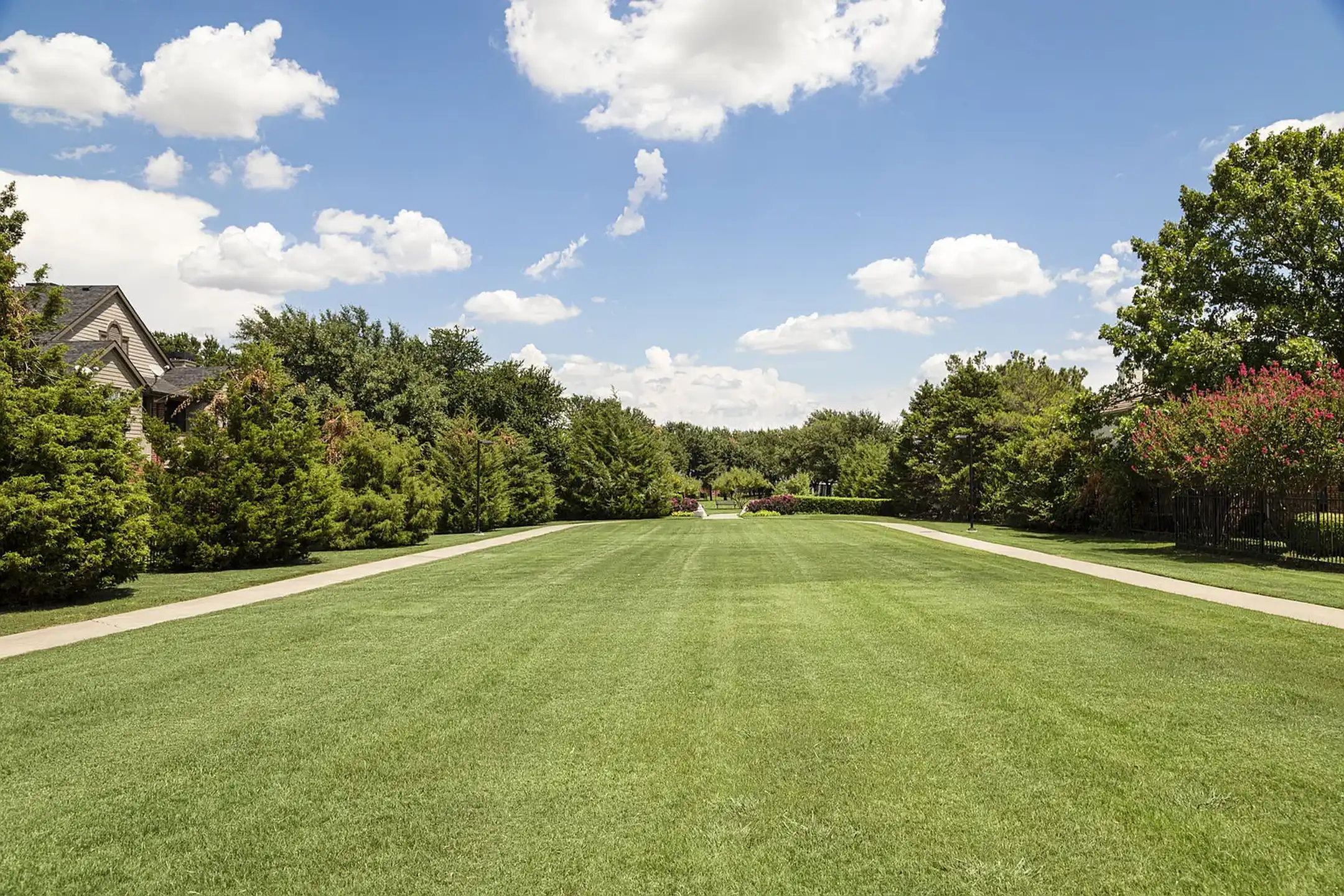 Camden Addison - Addison, TX 75001 | ApartmentGuide.com