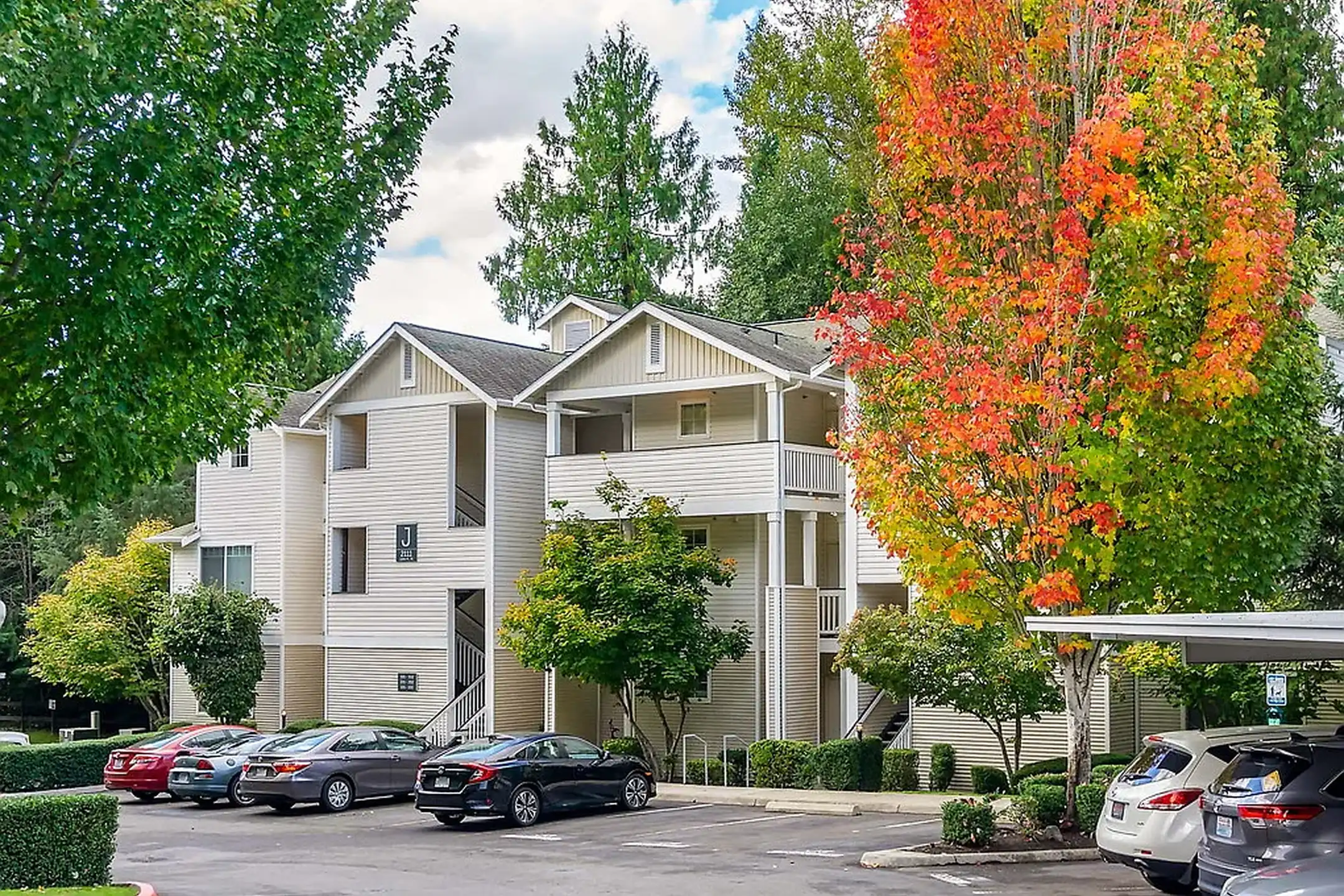 Salmon Run at Perry Creek - Bothell, WA 98021 | ApartmentGuide.com