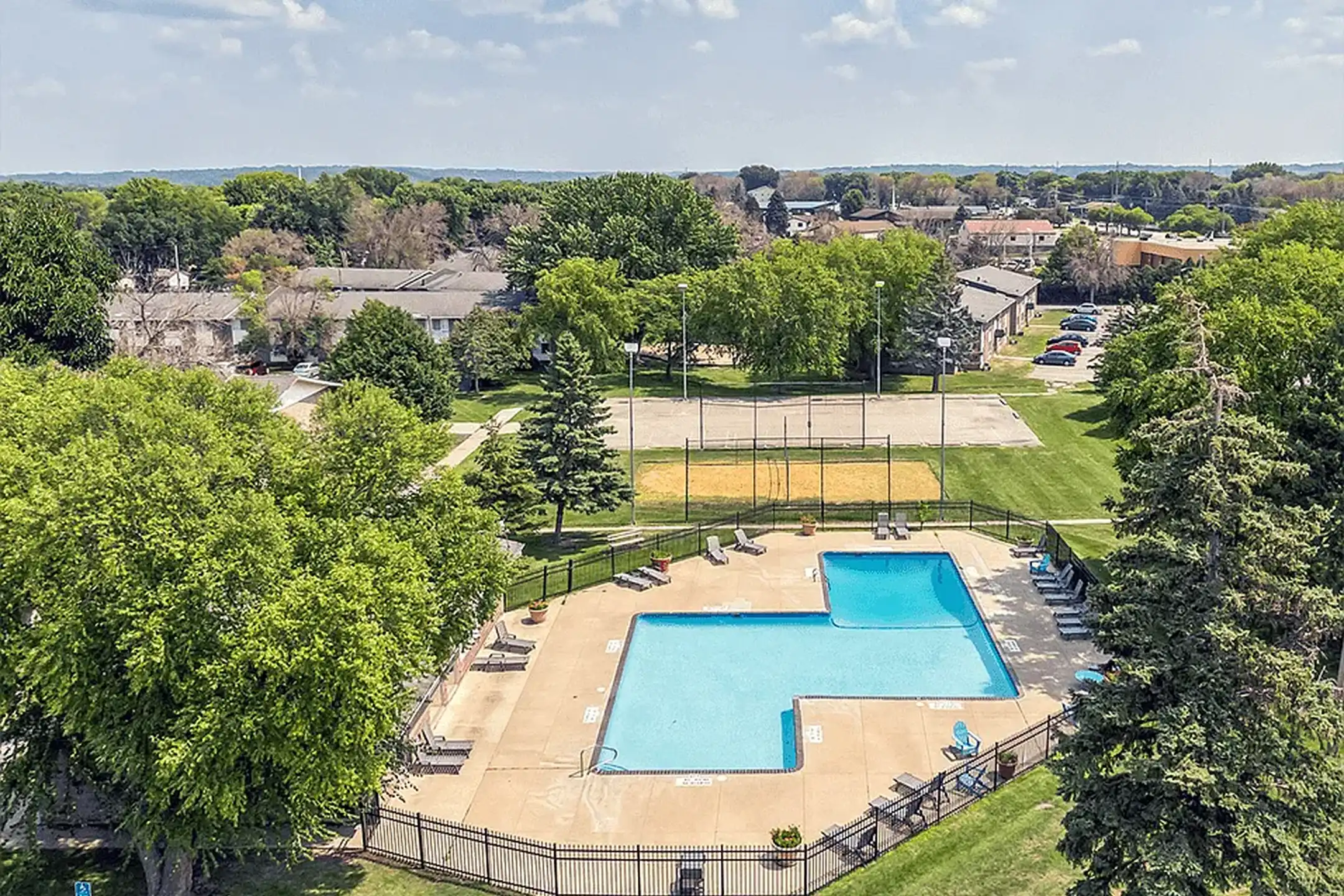 The Gates of Rochester - Rochester, MN 55901 | ApartmentGuide.com