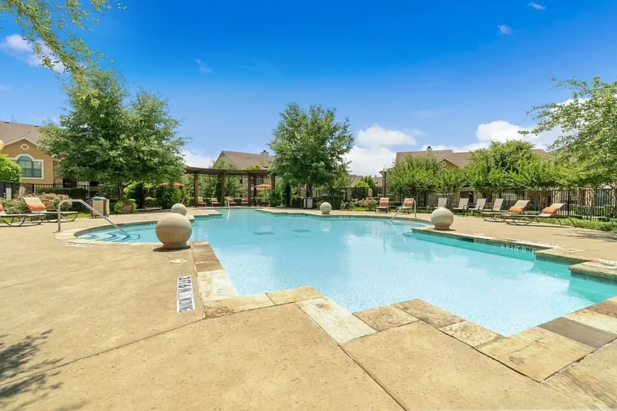 Mansions of Mansfield - Mansfield, TX 76063 | ApartmentGuide.com