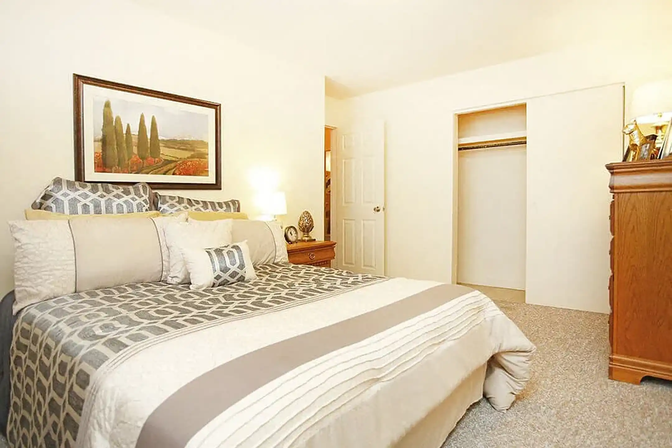 Golfview Village - Rantoul, IL 61866 | ApartmentGuide.com