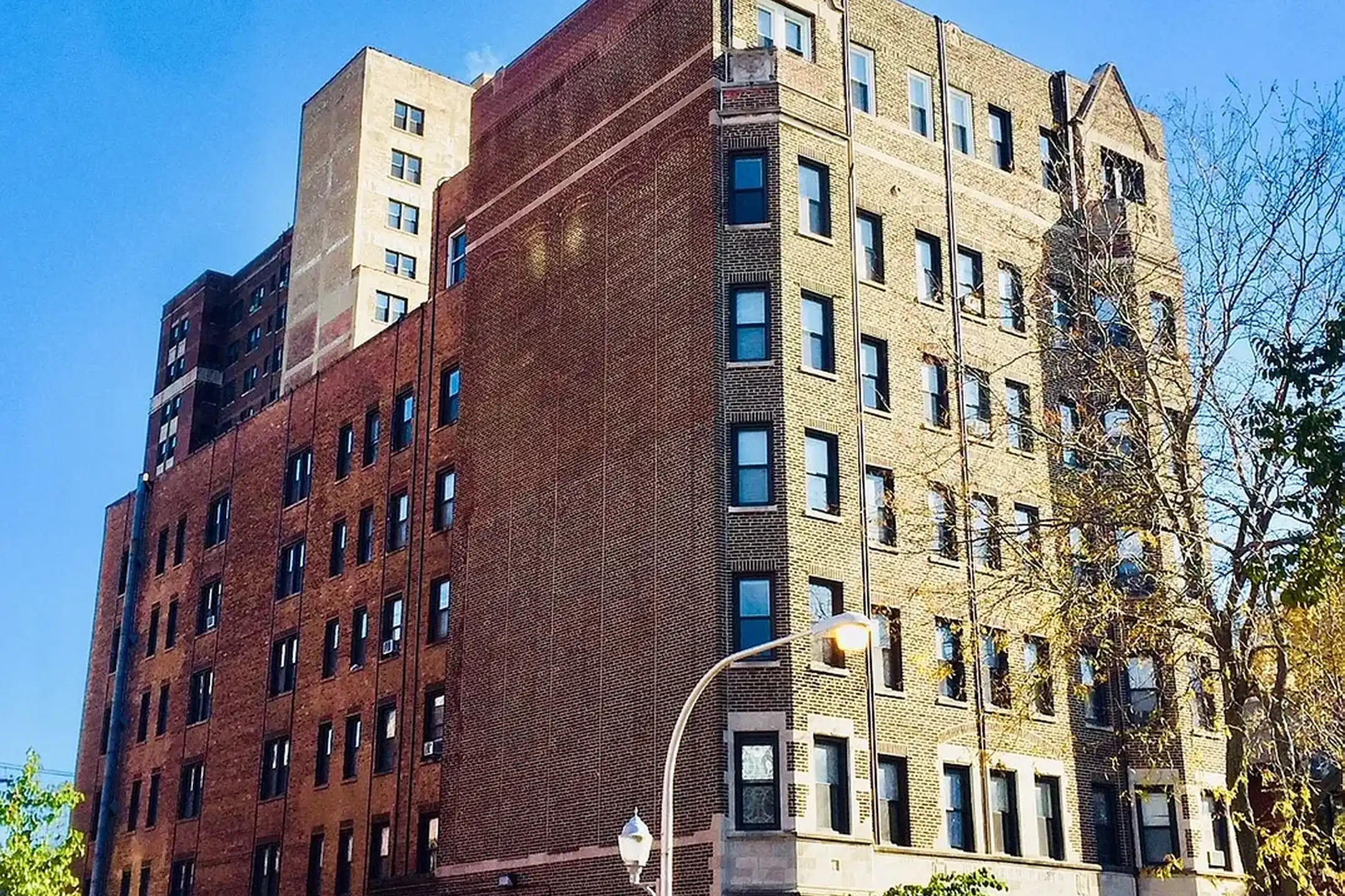 Lakeside 6241 - Chicago, IL 60660 | ApartmentGuide.com