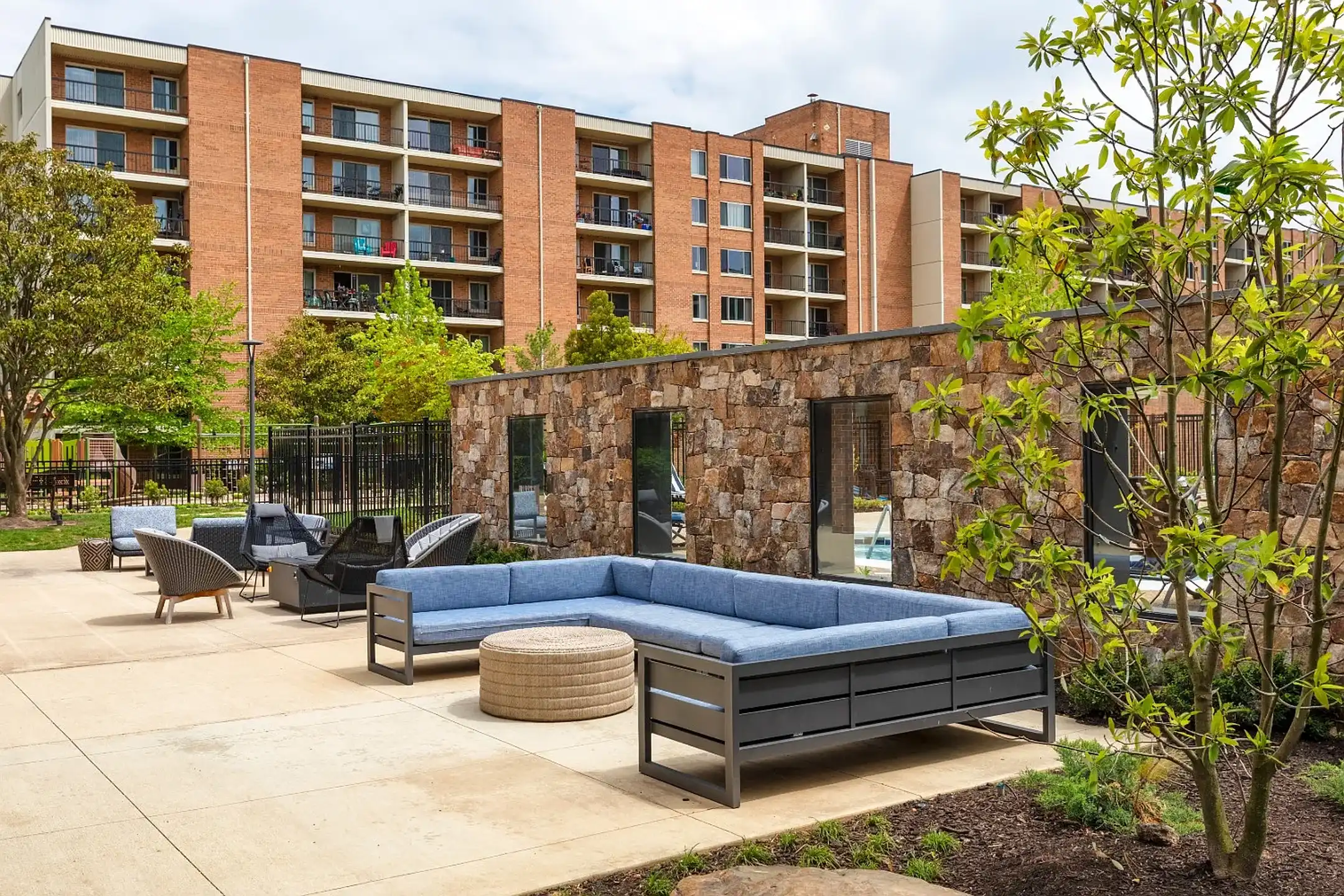 Falls Green - Falls Church, VA 22044 | ApartmentGuide.com