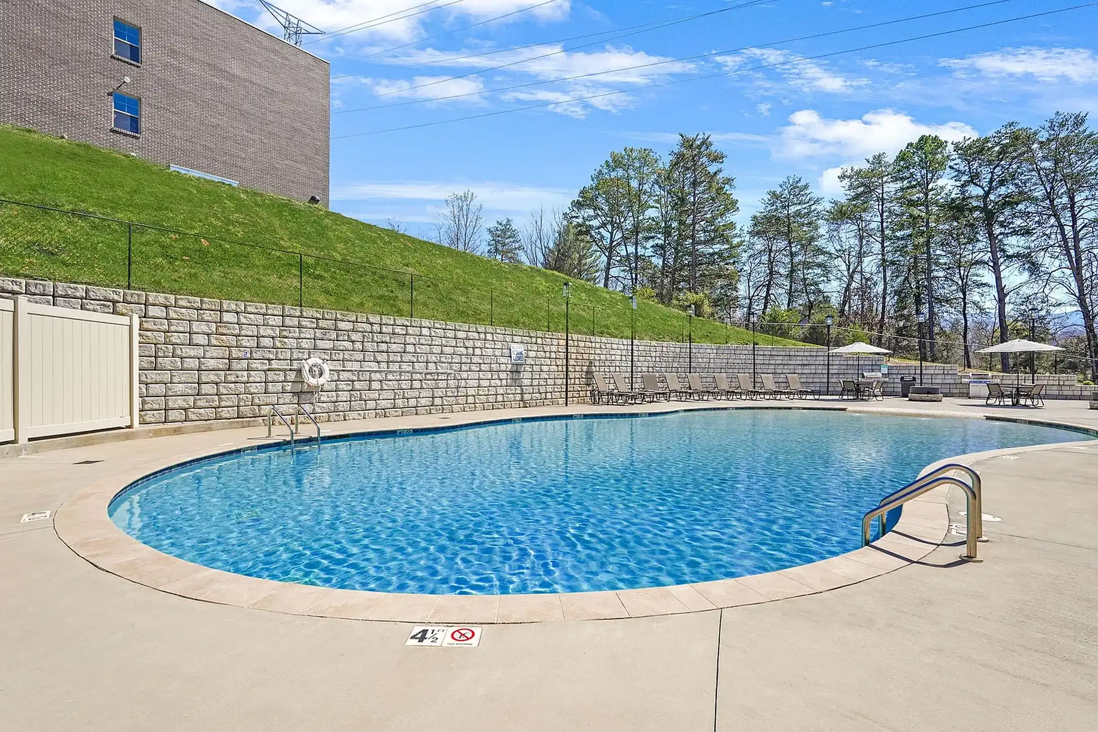 The Lofts at Pigeon Forge - Pigeon Forge, TN 37863 | ApartmentGuide.com