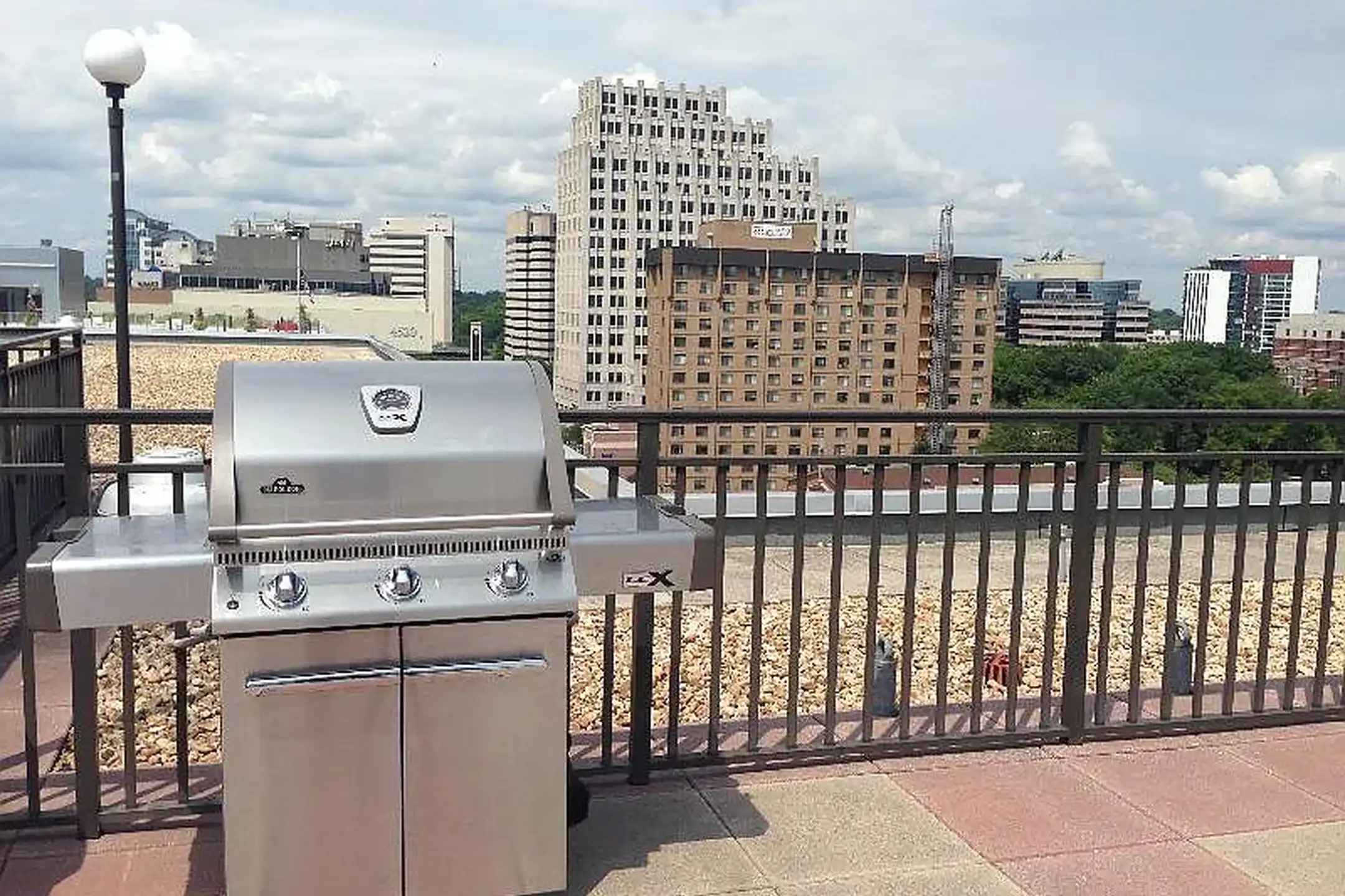 Topaz House - Bethesda, MD 20814 | ApartmentGuide.com