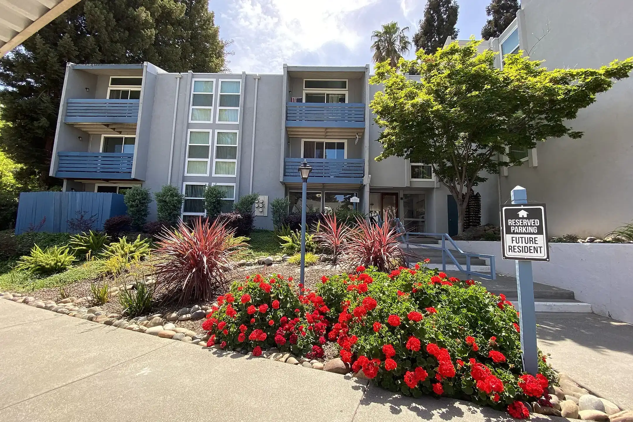 Riverfront Apartments - Sacramento, CA 95831 | ApartmentGuide.com