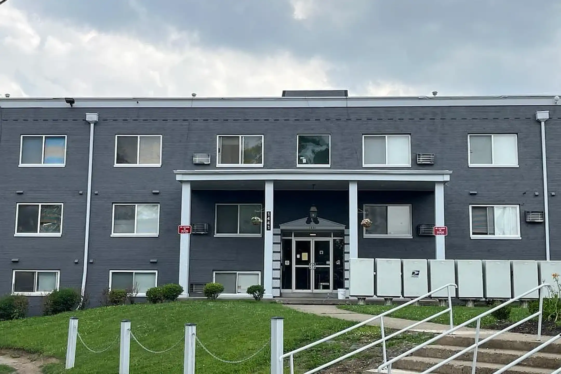 Garden Heights Apartments - Columbus, OH 43223 | ApartmentGuide.com