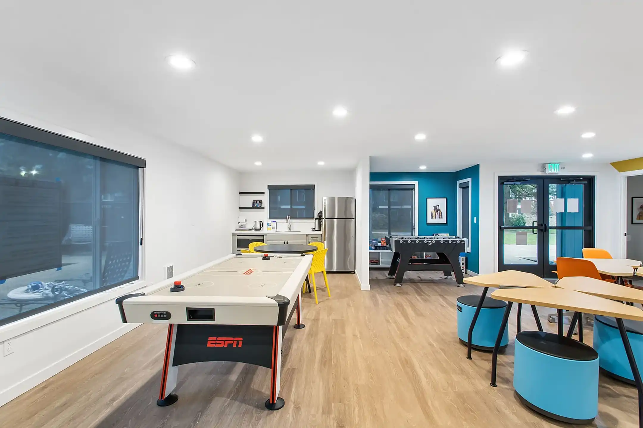 The Woodmark - Tacoma, WA 98444 | ApartmentGuide.com