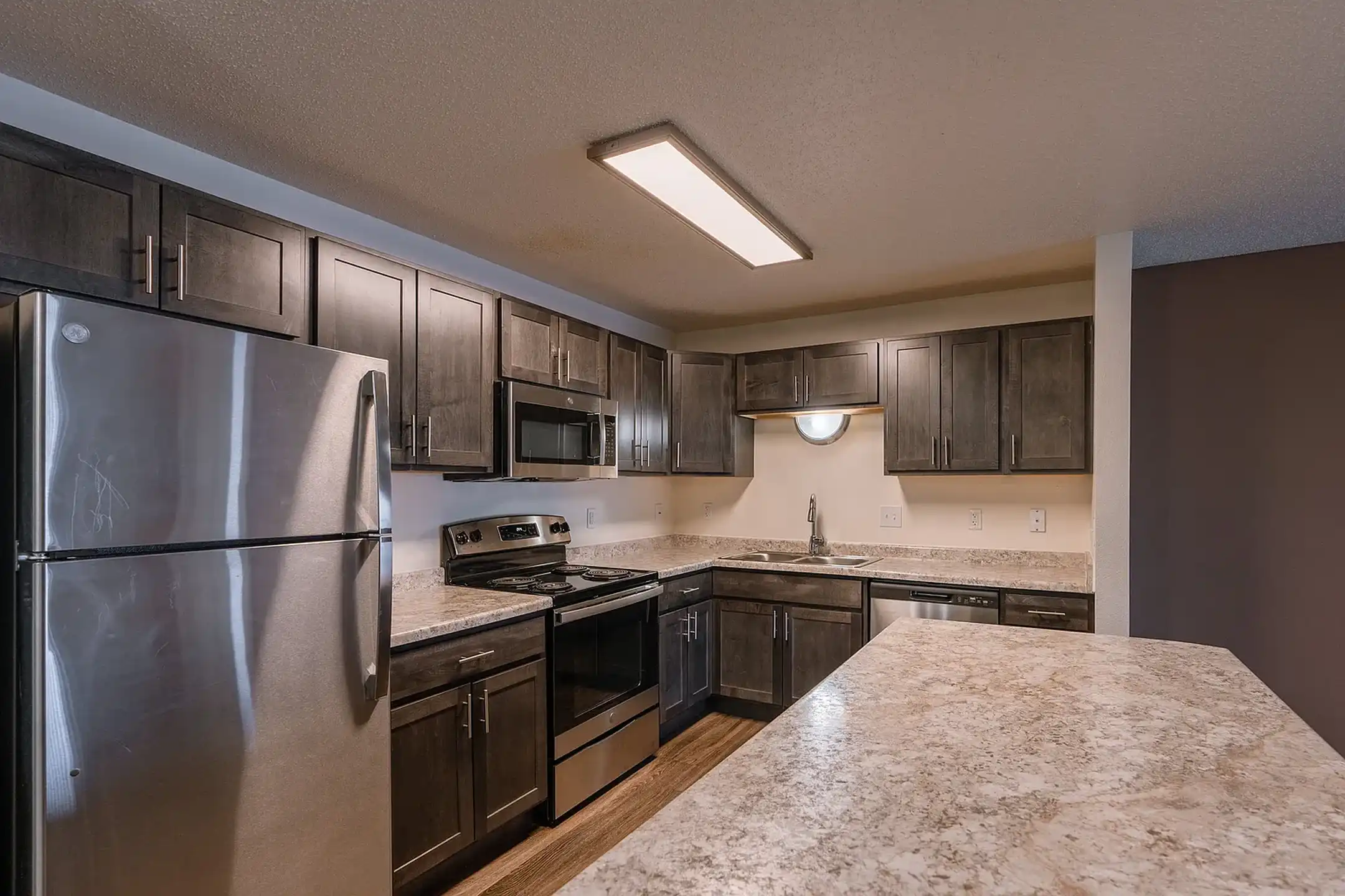 Willow Park - Fargo, ND 58103 | ApartmentGuide.com