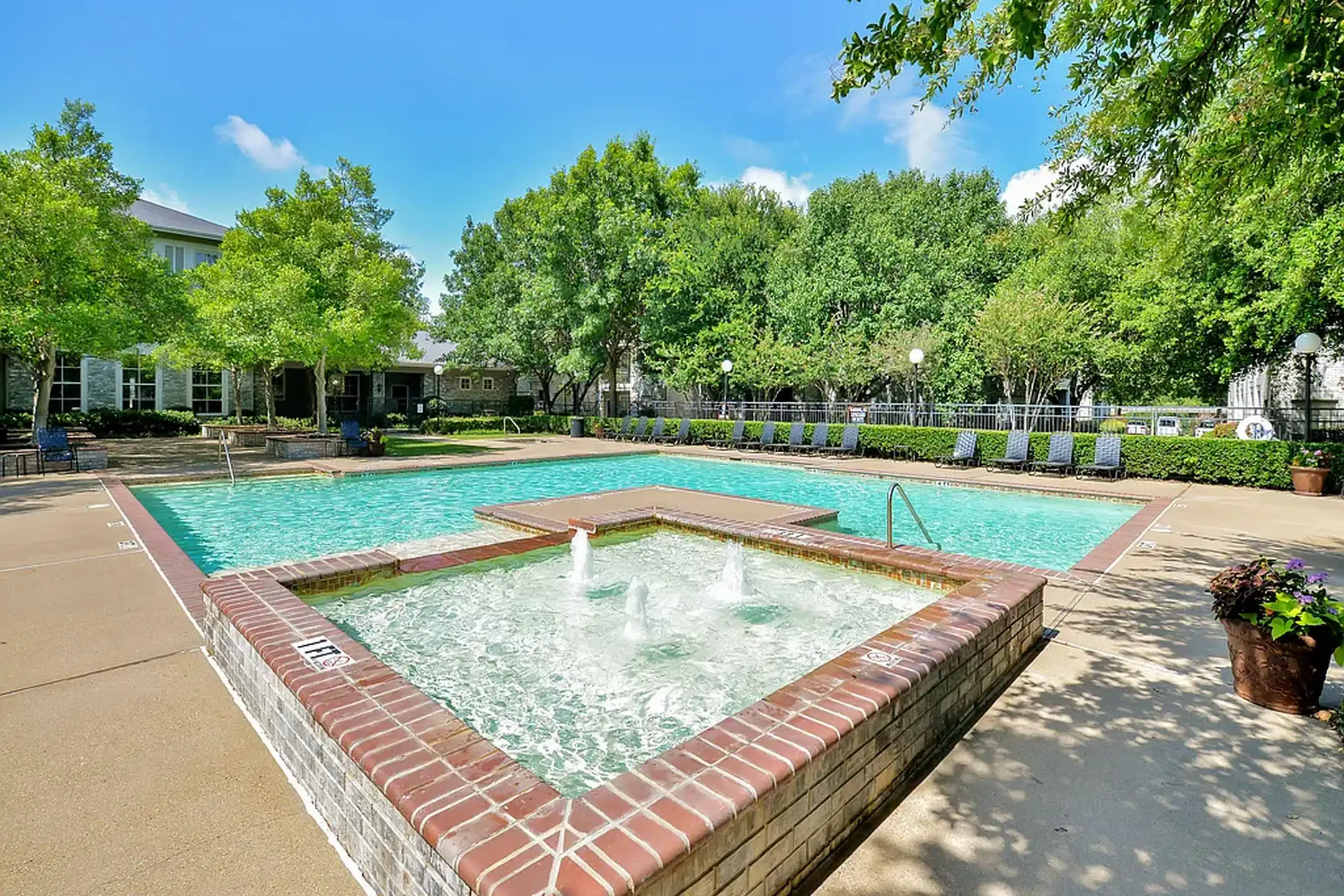Greyson's Gate Apartments - Dallas, TX 75287 | ApartmentGuide.com