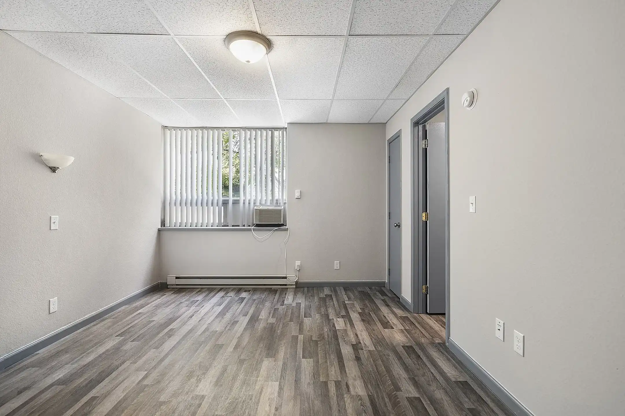 Campus Edge Apts - Carbondale, IL 62901 | ApartmentGuide.com