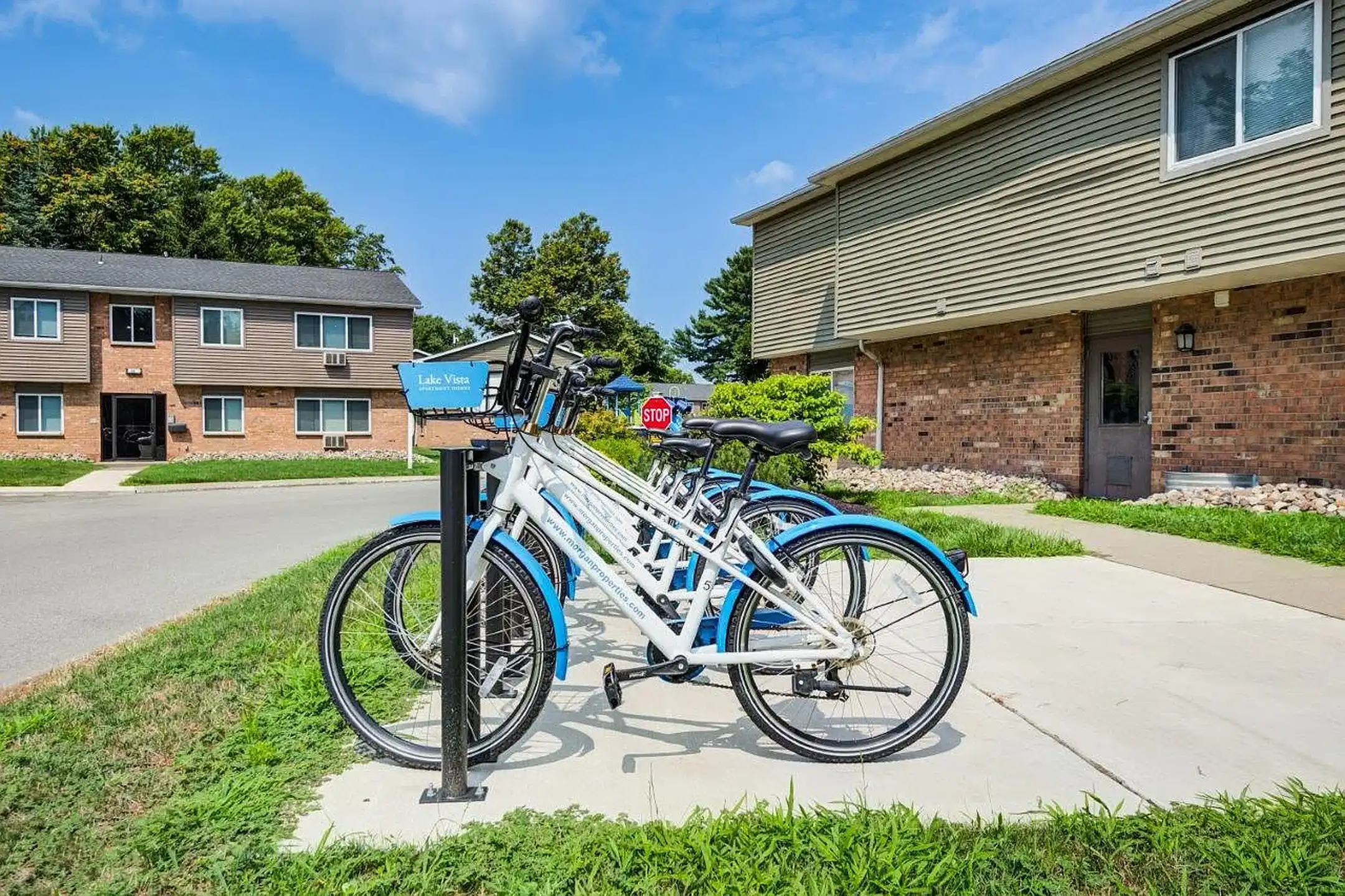 Lake Vista Apartment Homes - Rochester, NY 14612 | ApartmentGuide.com