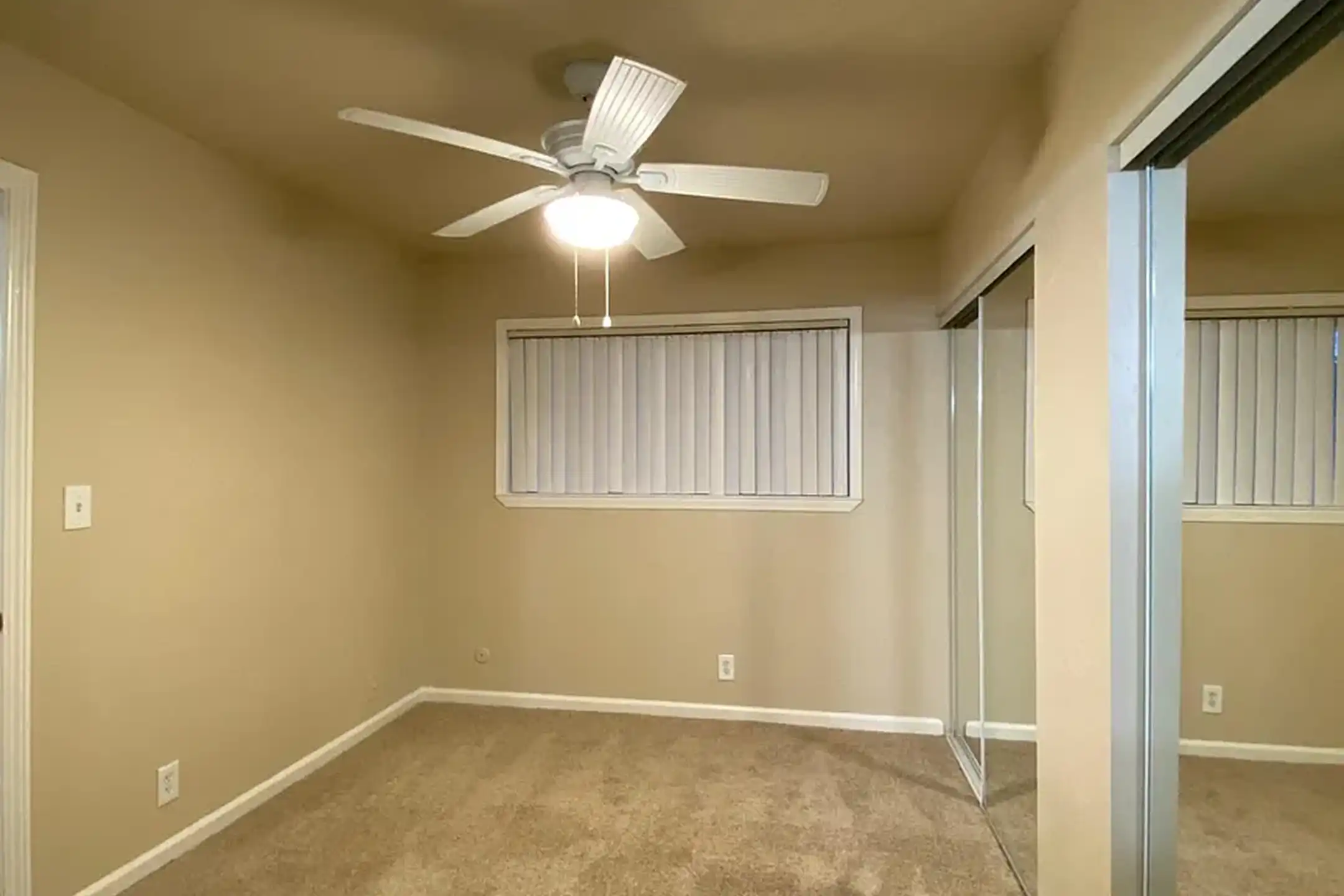 Almaden Plaza Apartments - San Jose, CA 95125 | ApartmentGuide.com