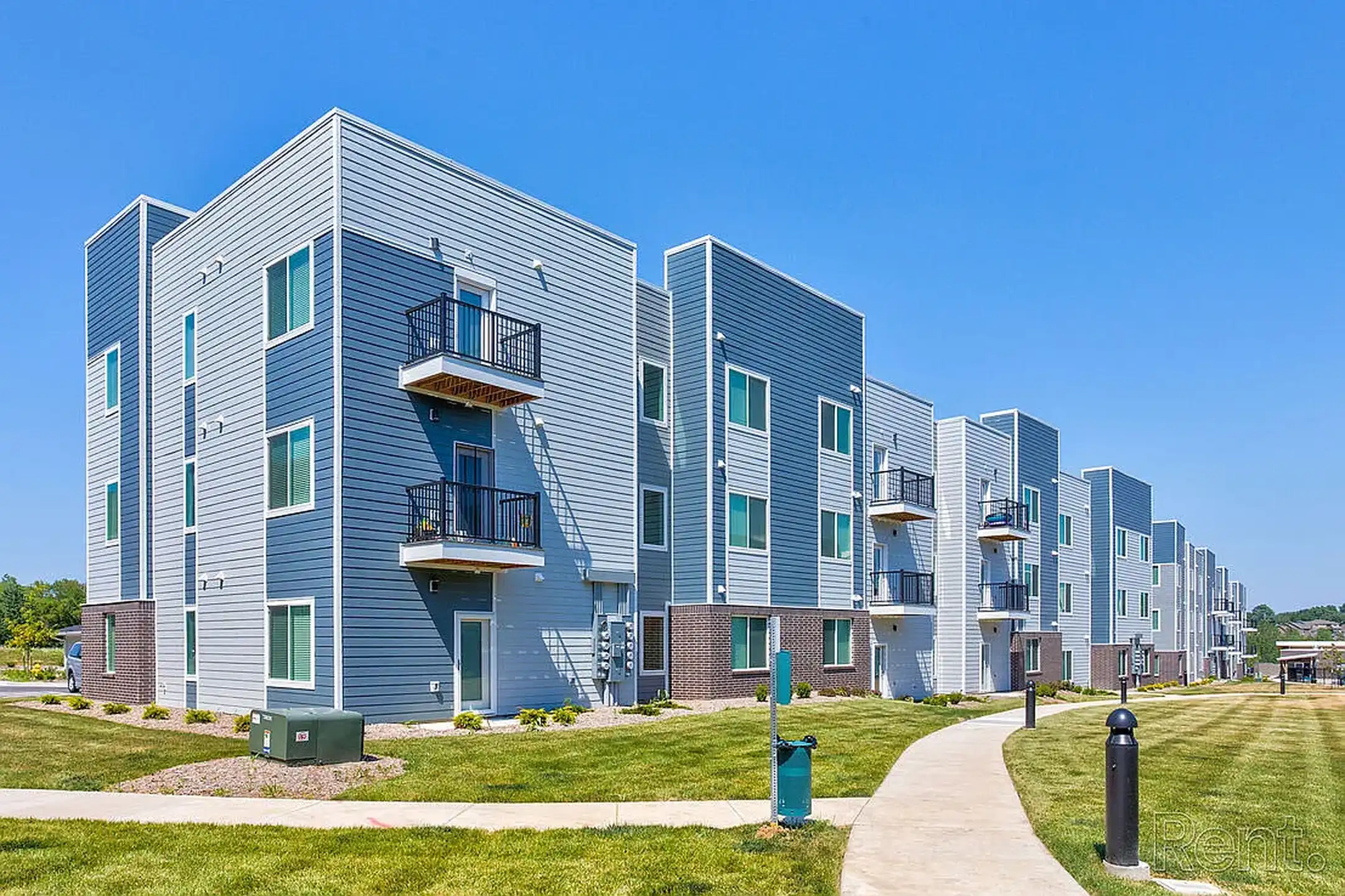 Lofts at Fox Ridge - Raymore, MO 64083 | ApartmentGuide.com