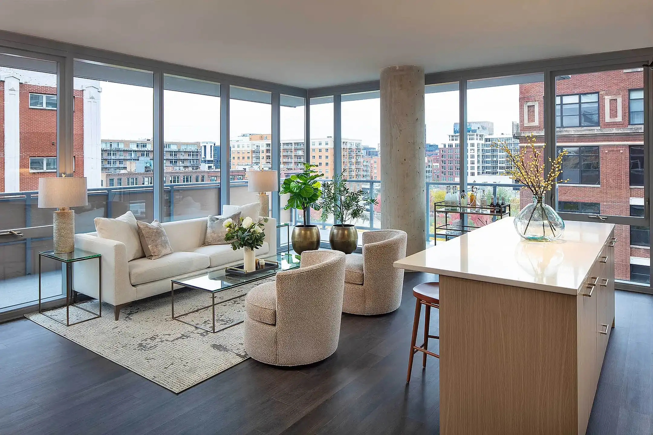 AMLI West Loop - Chicago, IL 60607 | ApartmentGuide.com