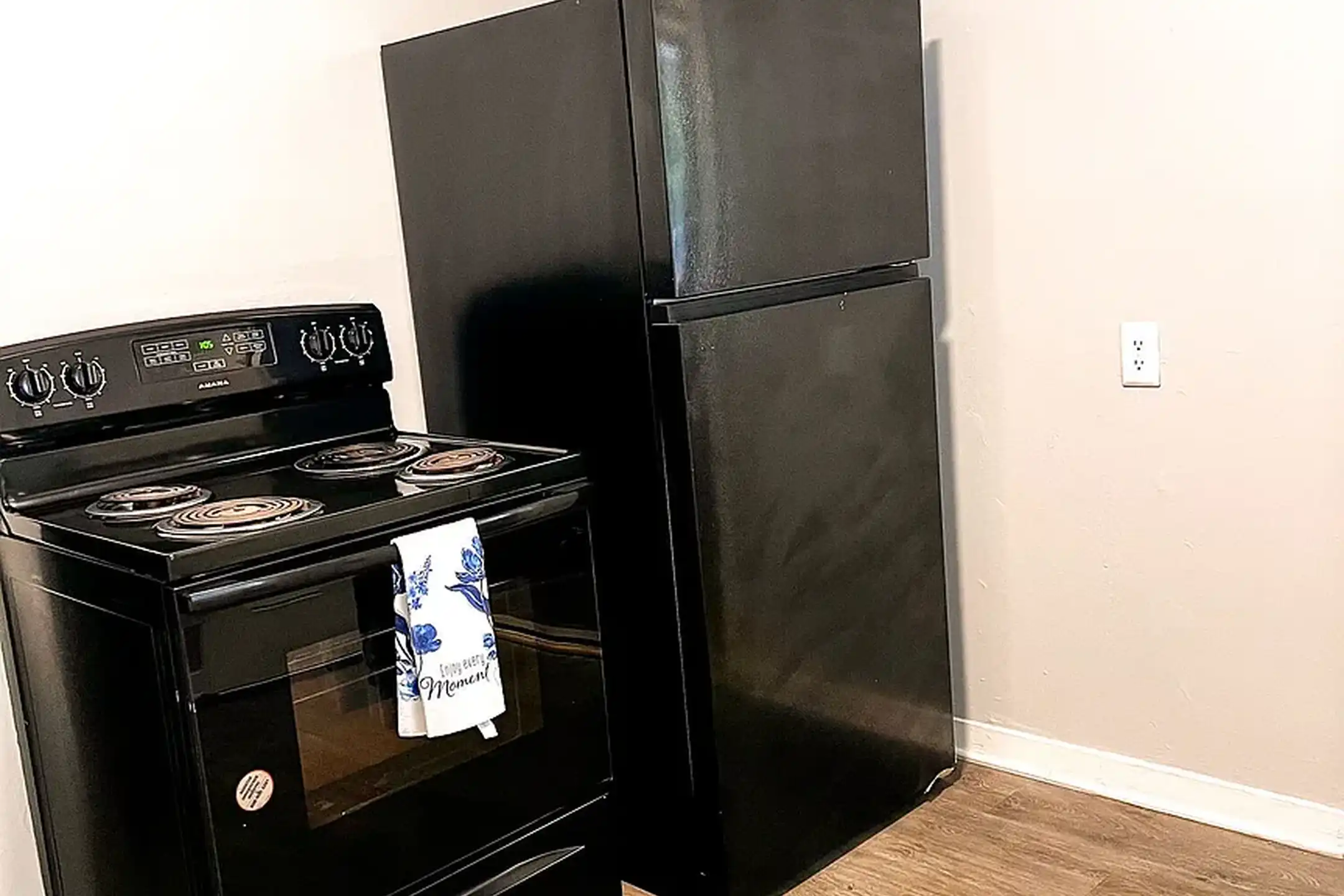 Ridgeside Flats - Chattanooga, TN 37411 | ApartmentGuide.com