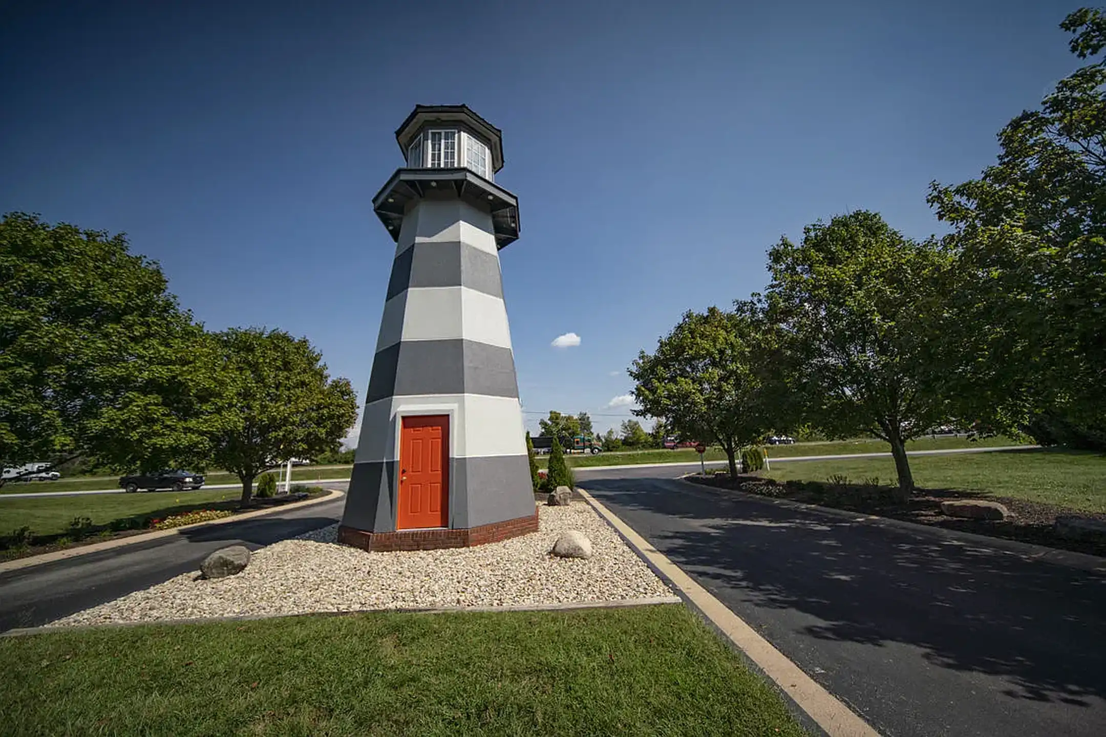 Lighthouse Landings - Indianapolis, IN 46217 | ApartmentGuide.com