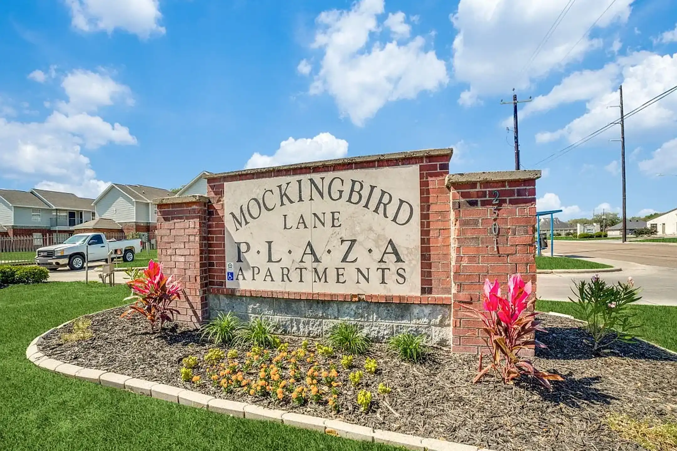 Mockingbird Lane Plaza - Victoria, TX 77904 | ApartmentGuide.com