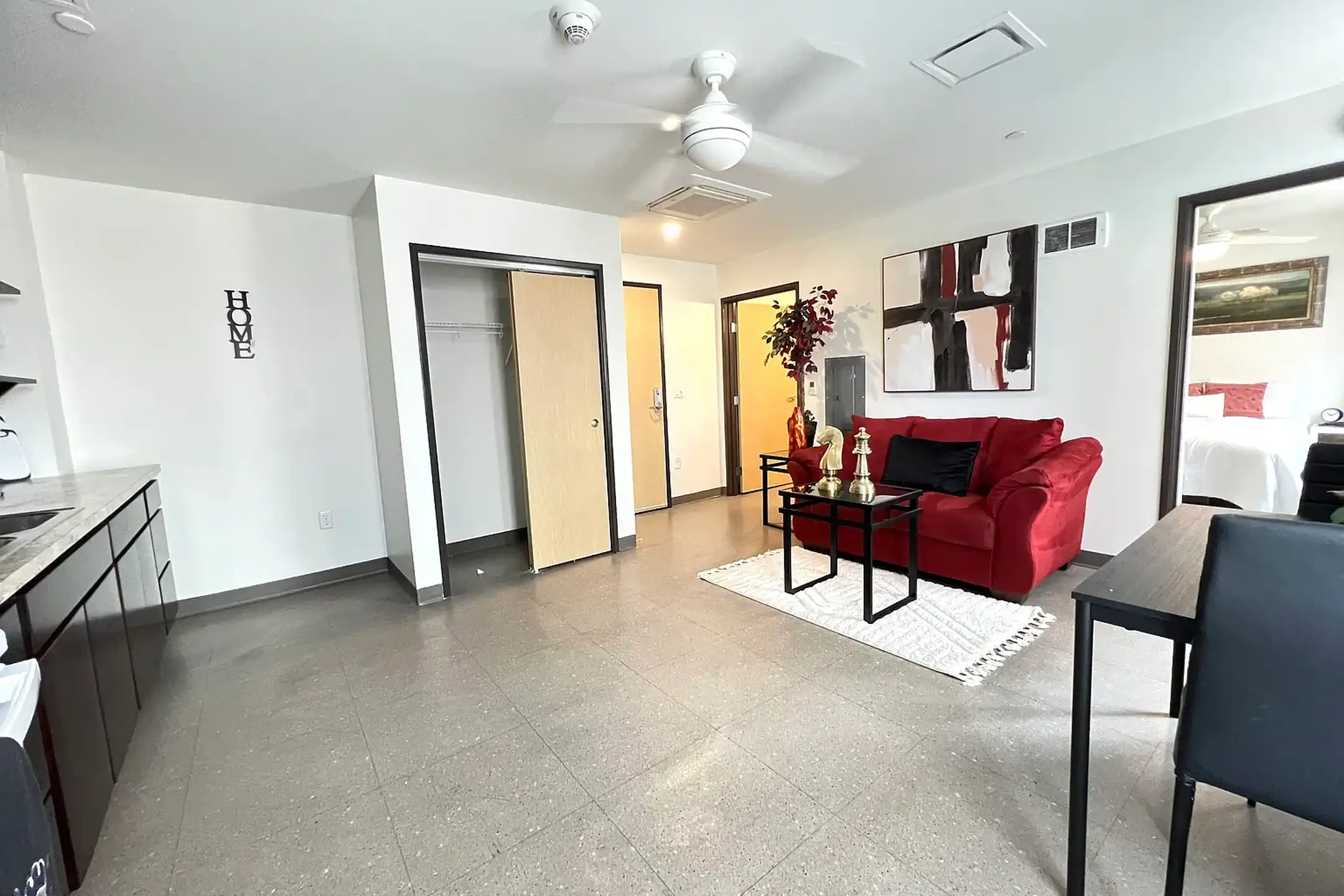Historic 10th Street Residences - Milwaukee, WI 53233 | ApartmentGuide.com