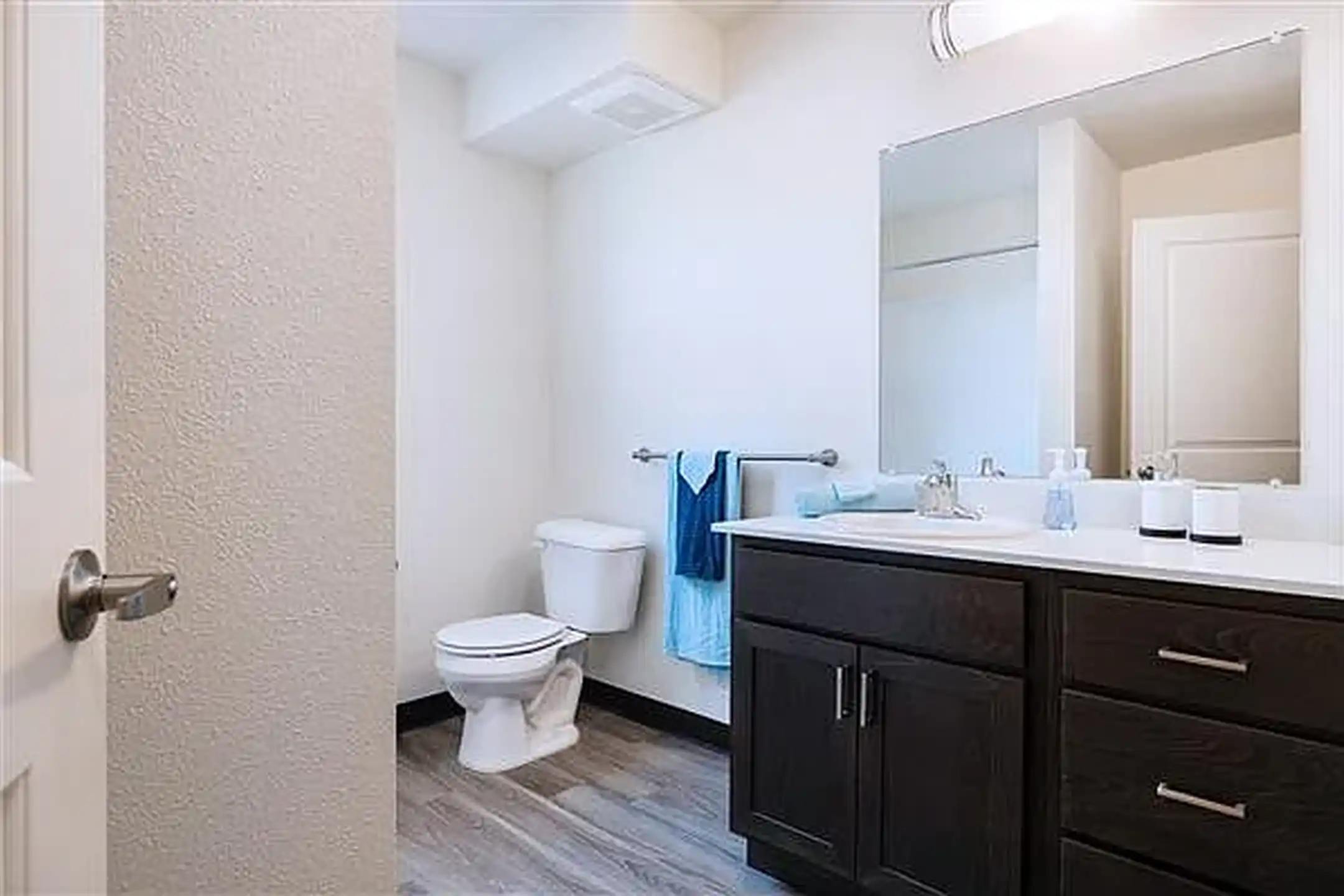 Juniper Apartments - Portland, OR 97230 | ApartmentGuide.com