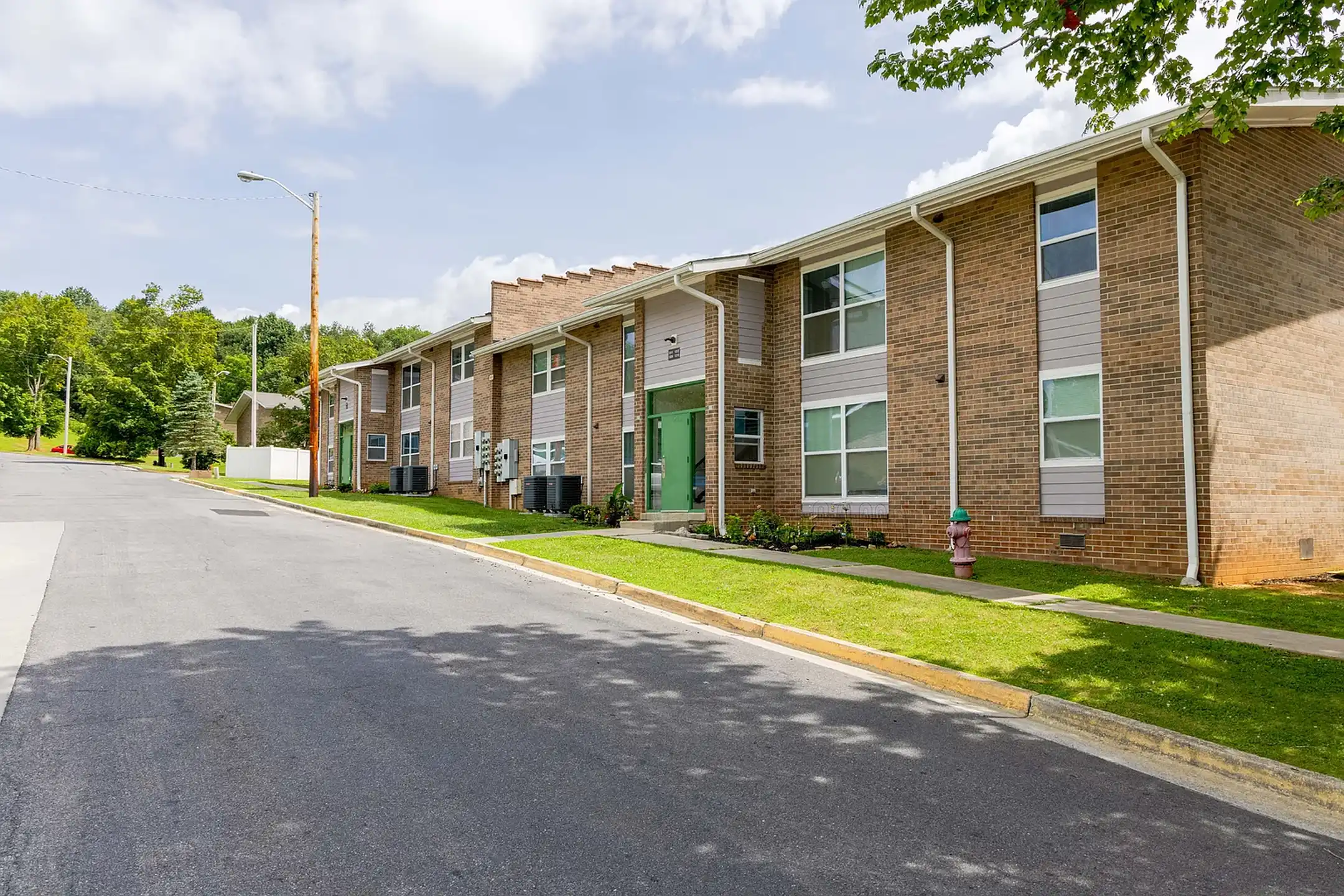 Marion Manor - Marion, VA 24354 | ApartmentGuide.com