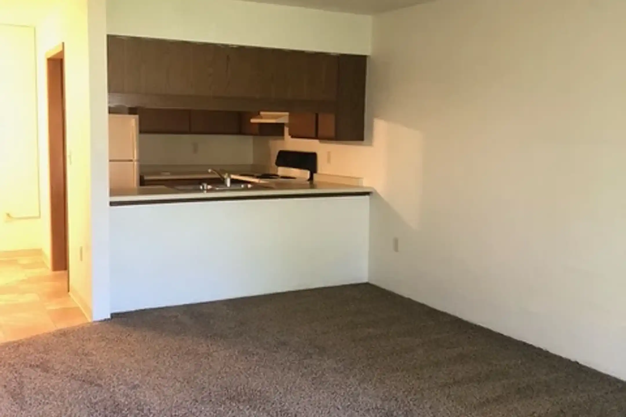 Village Park Apartments-Appleton - Appleton, WI 54911 | ApartmentGuide.com