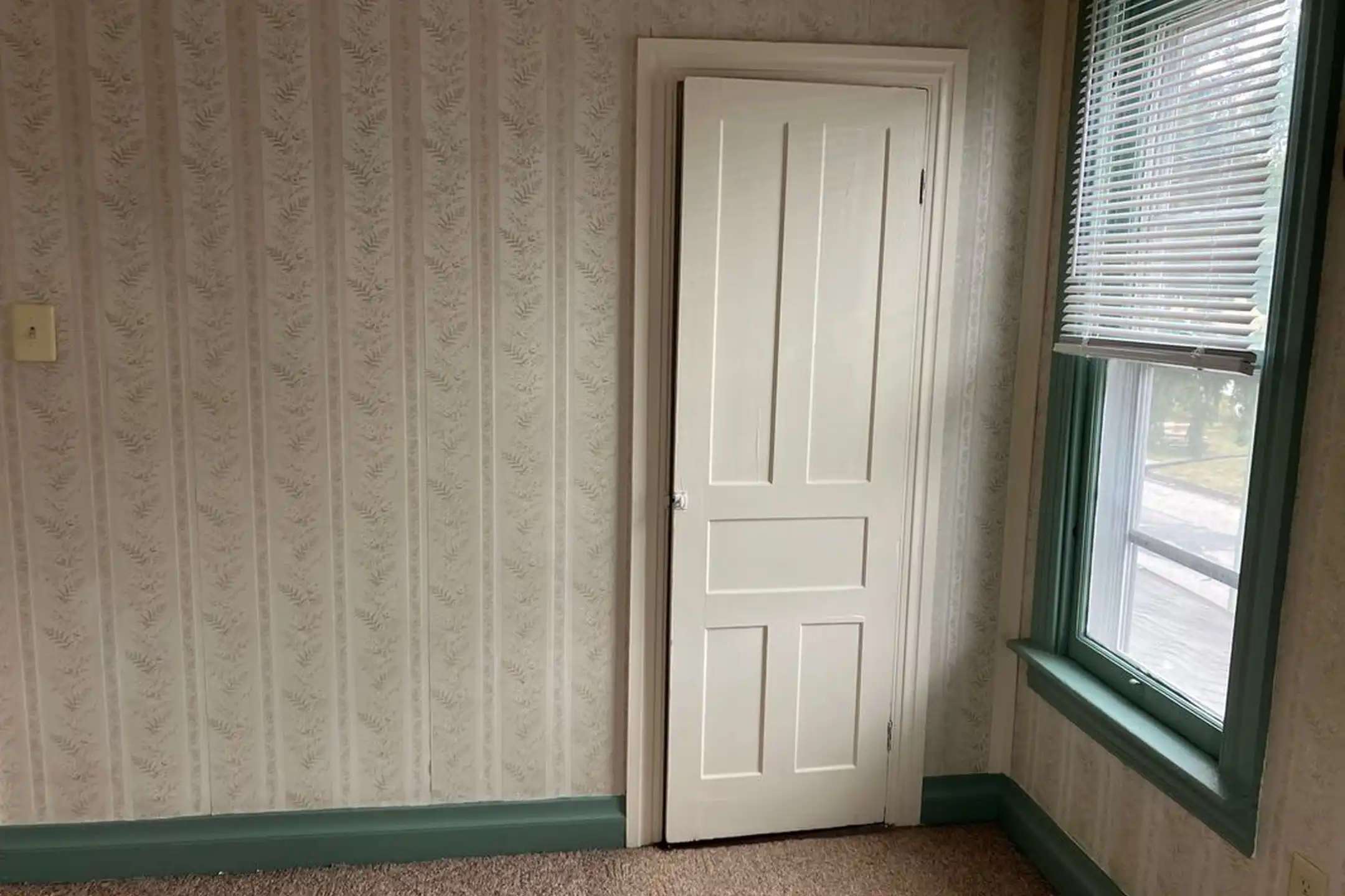 387 Maple Ave - Hanover, PA 17331 | ApartmentGuide.com