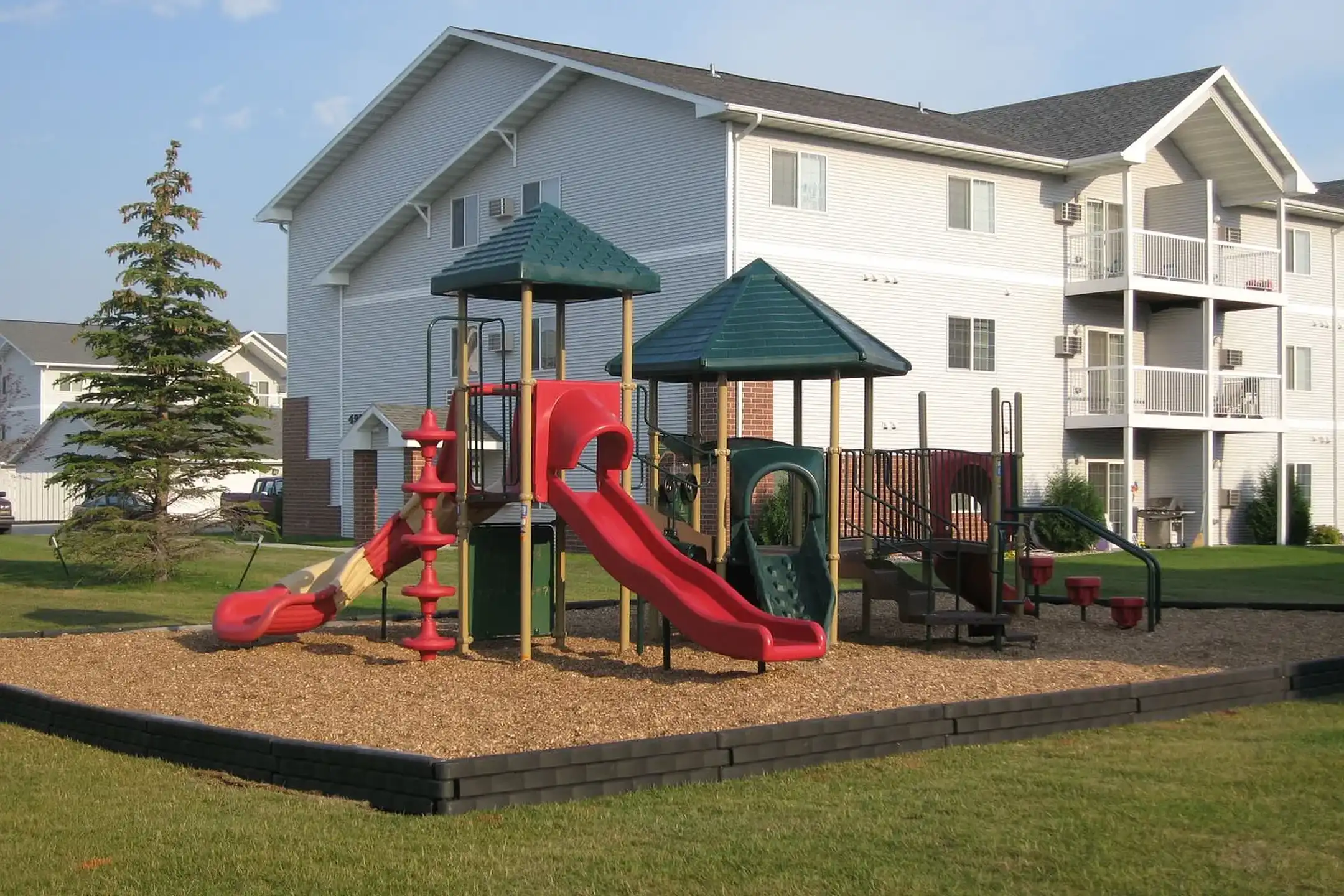 Osgood Townsite Apartment Homes - Fargo, ND 58104 | ApartmentGuide.com