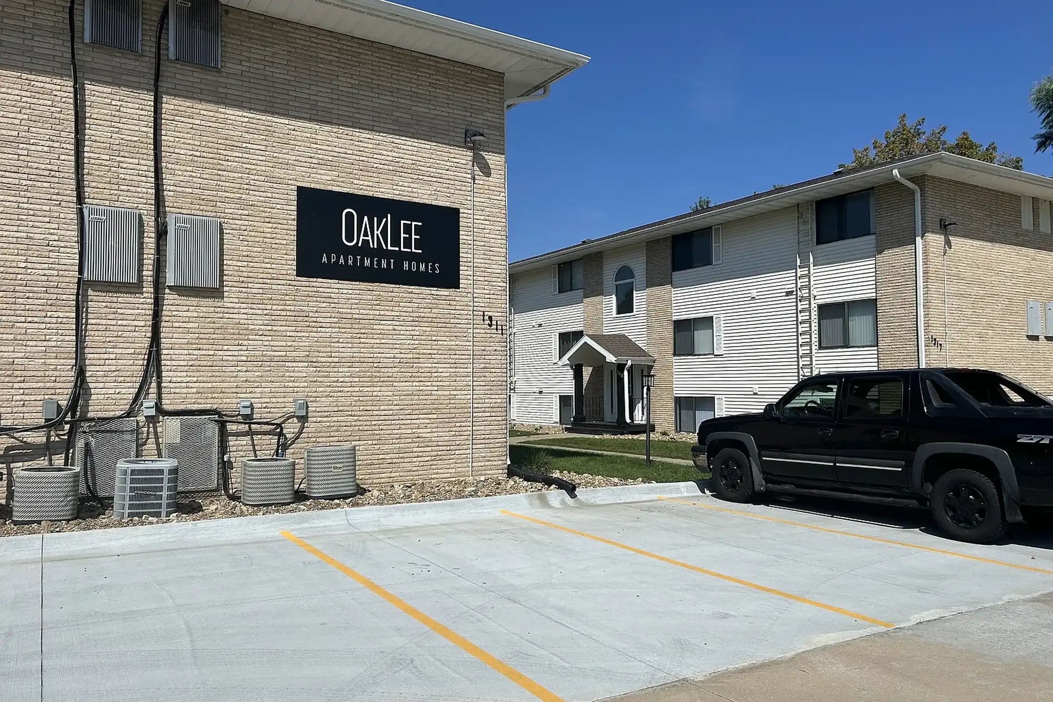 OakLee Apartments - Cedar Rapids, IA 52402 | ApartmentGuide.com