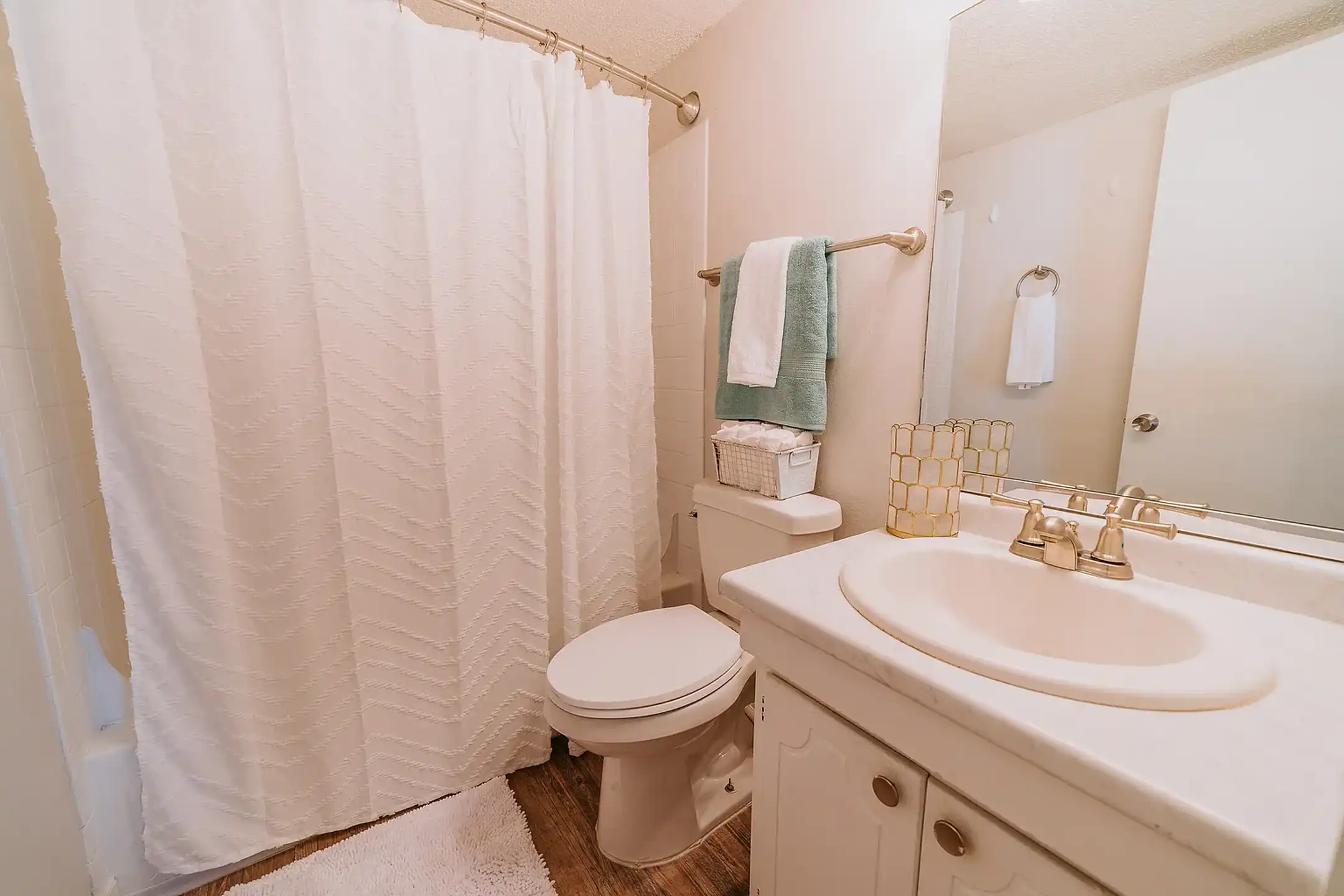 Kingswood Apartments - Mobile, AL 36608 | ApartmentGuide.com