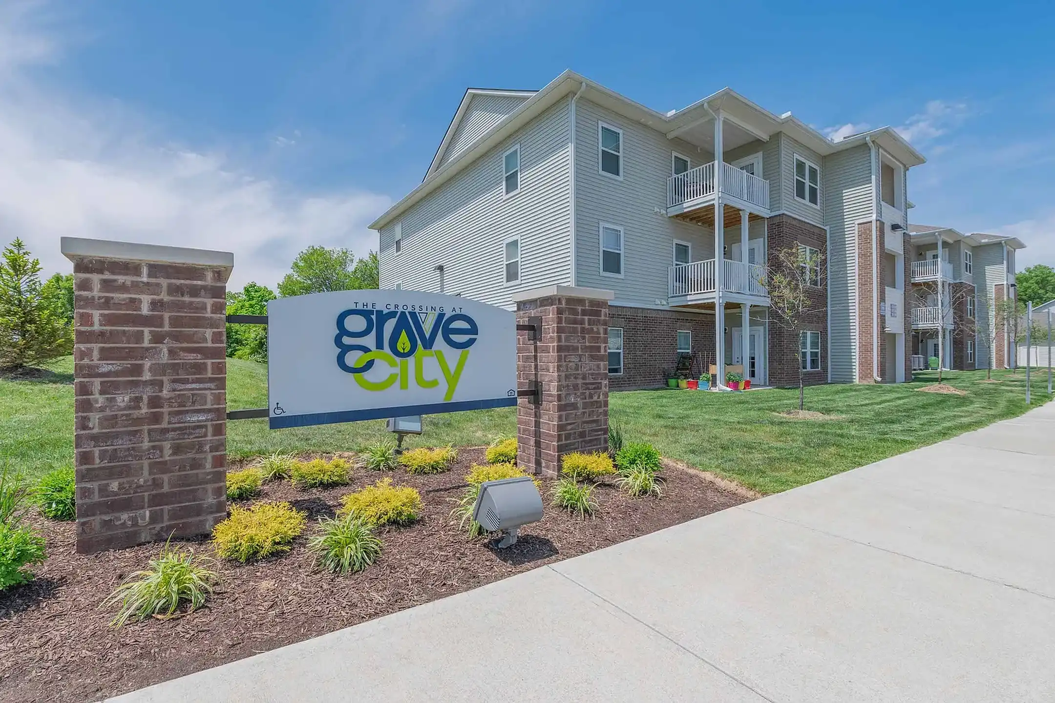 Crossing at Grove City - Grove City, OH 43123 | ApartmentGuide.com