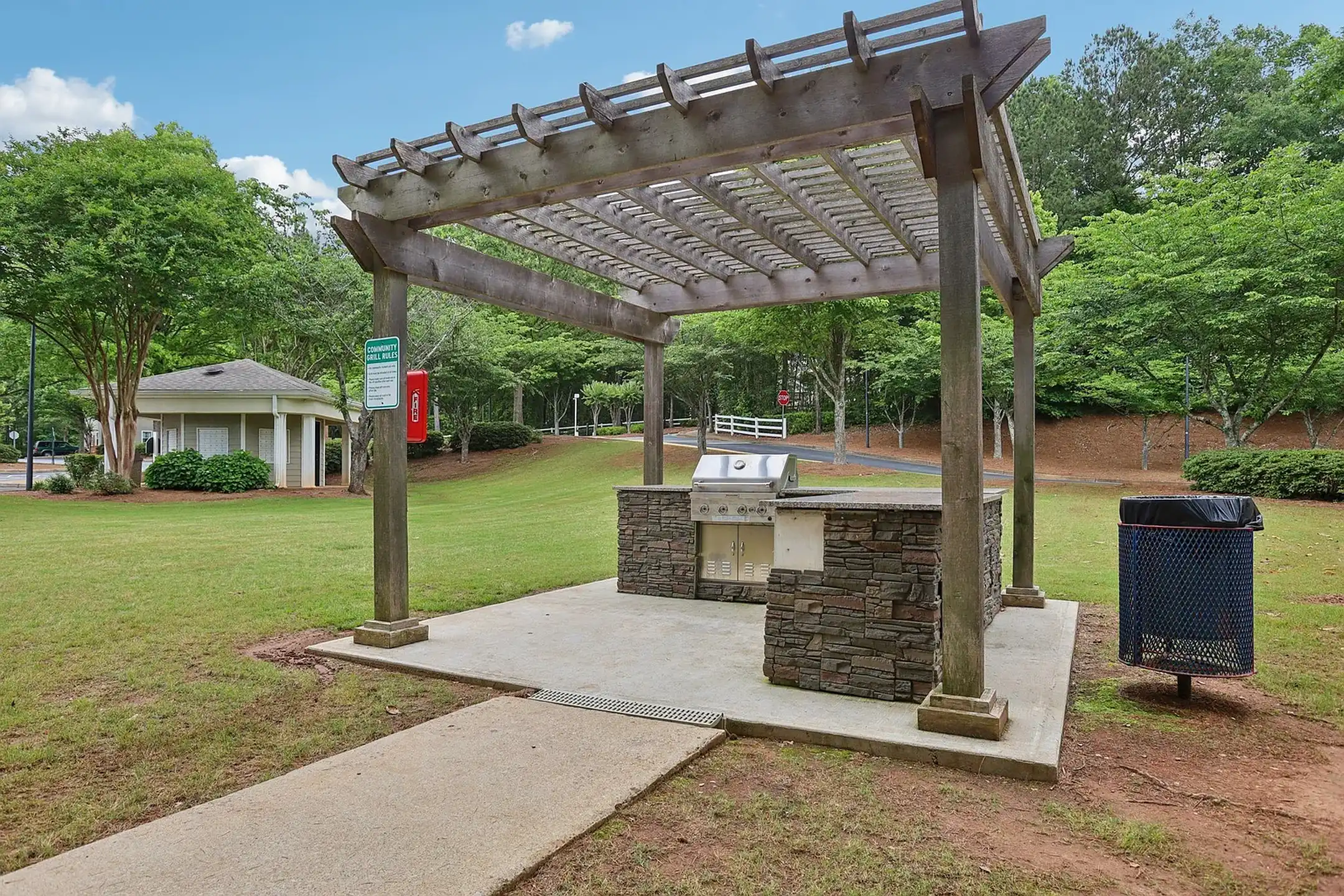 Newnan Crossing - Newnan, GA 30265 | ApartmentGuide.com