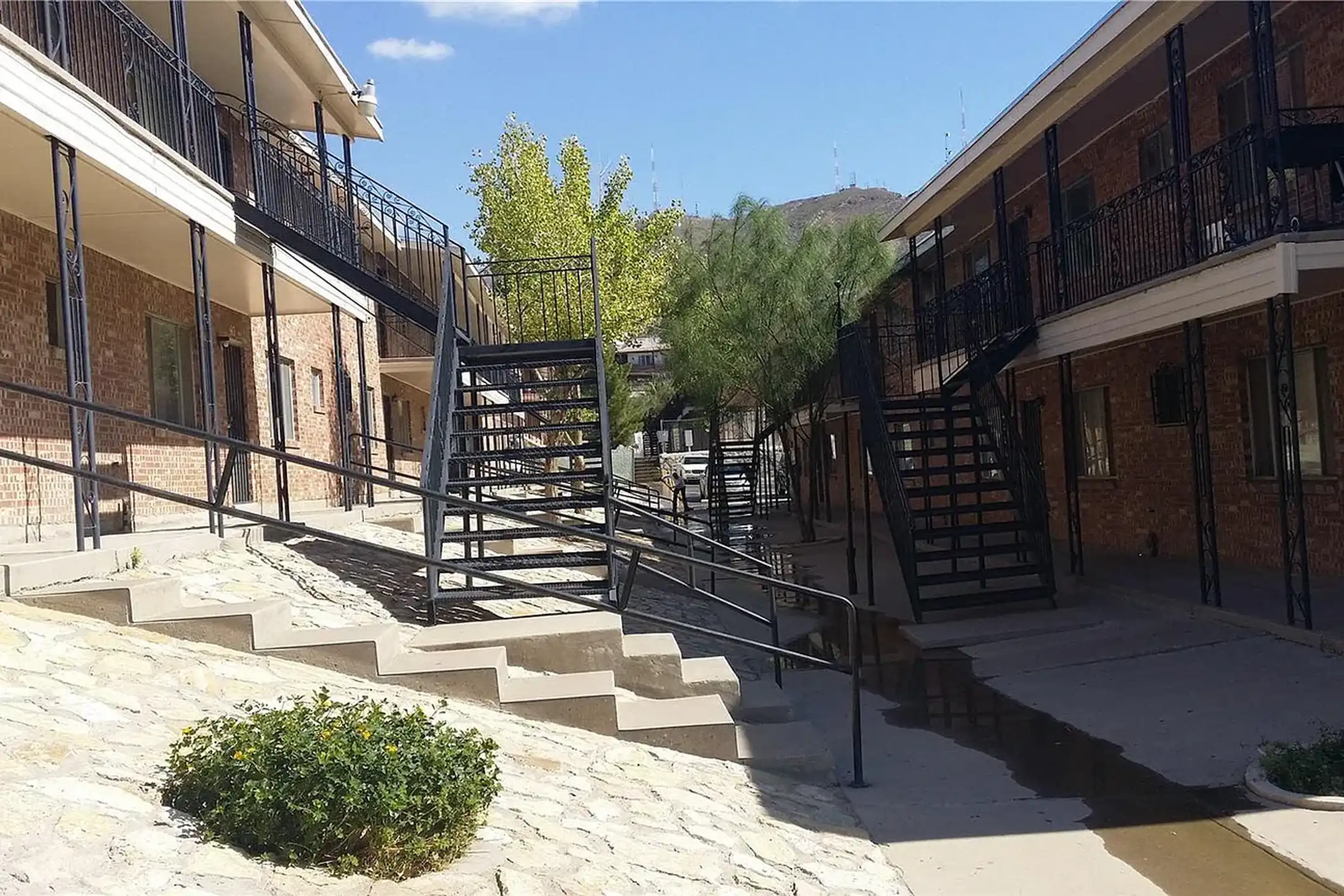 Cliff Terrace Apartments - El Paso, TX 79902 | ApartmentGuide.com
