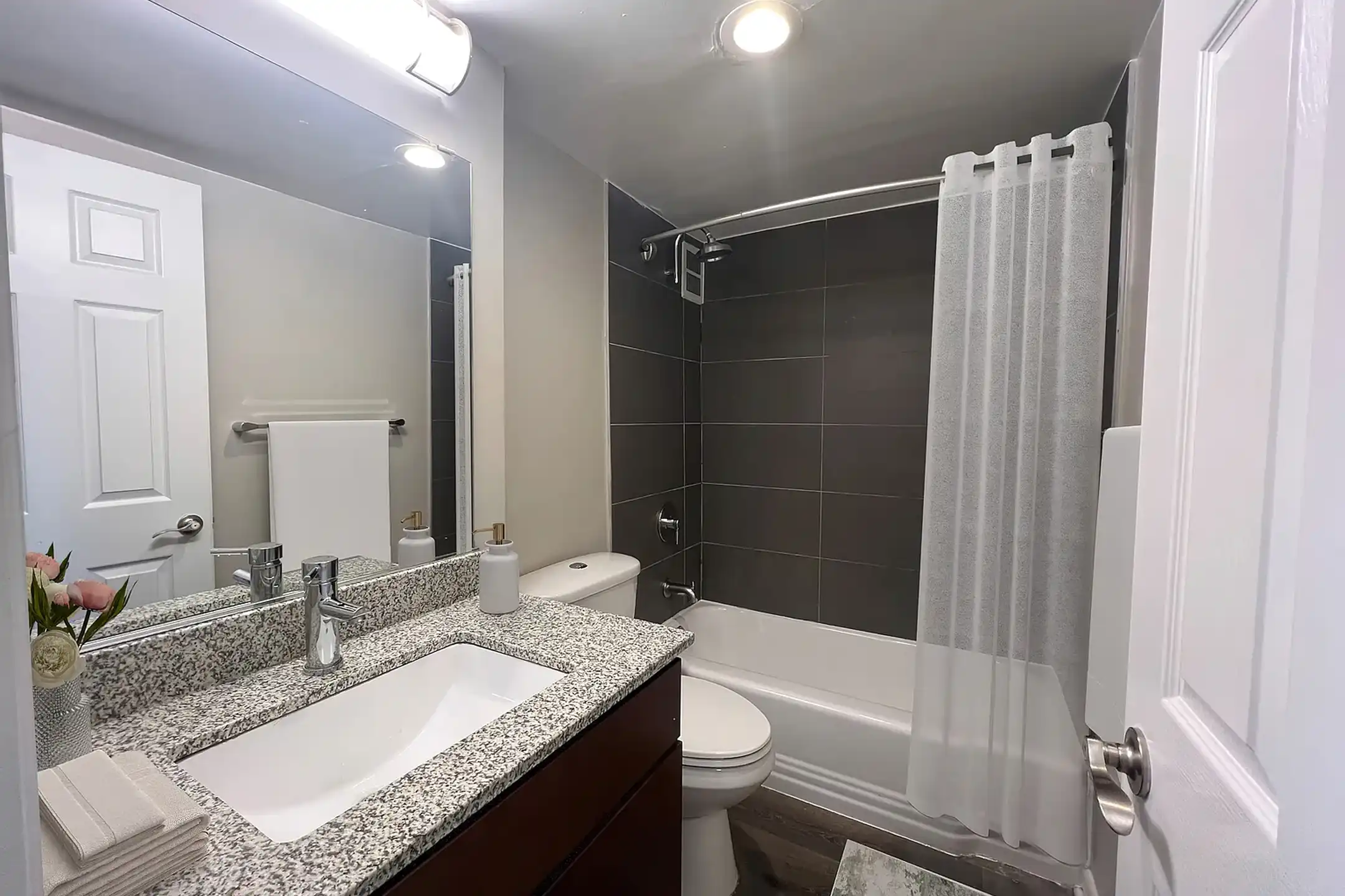 The Falls at Roland Park - Baltimore, MD 21210 | ApartmentGuide.com