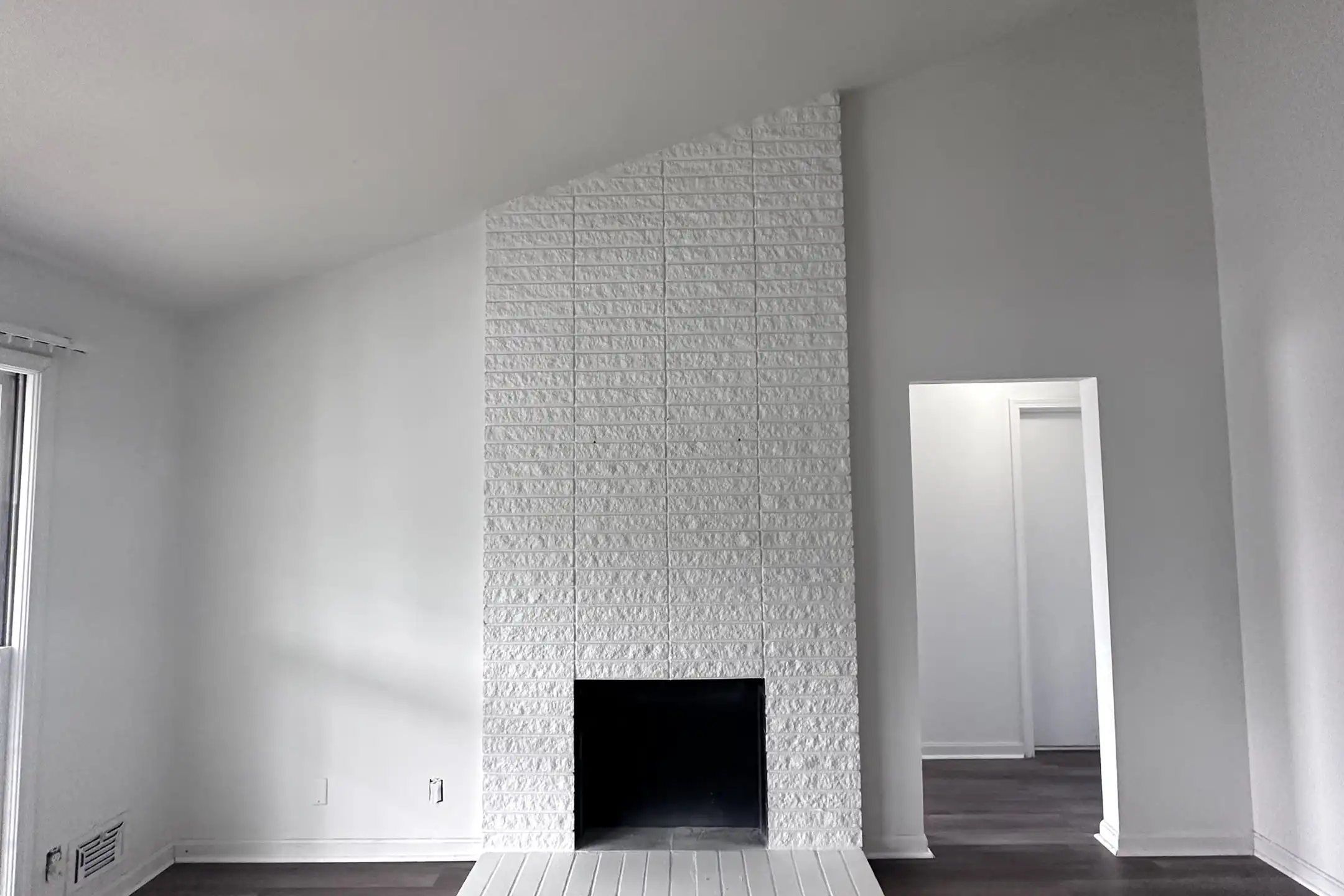1801 Bashford Manor Ln unit 5 - Louisville, KY 40218 | ApartmentGuide.com