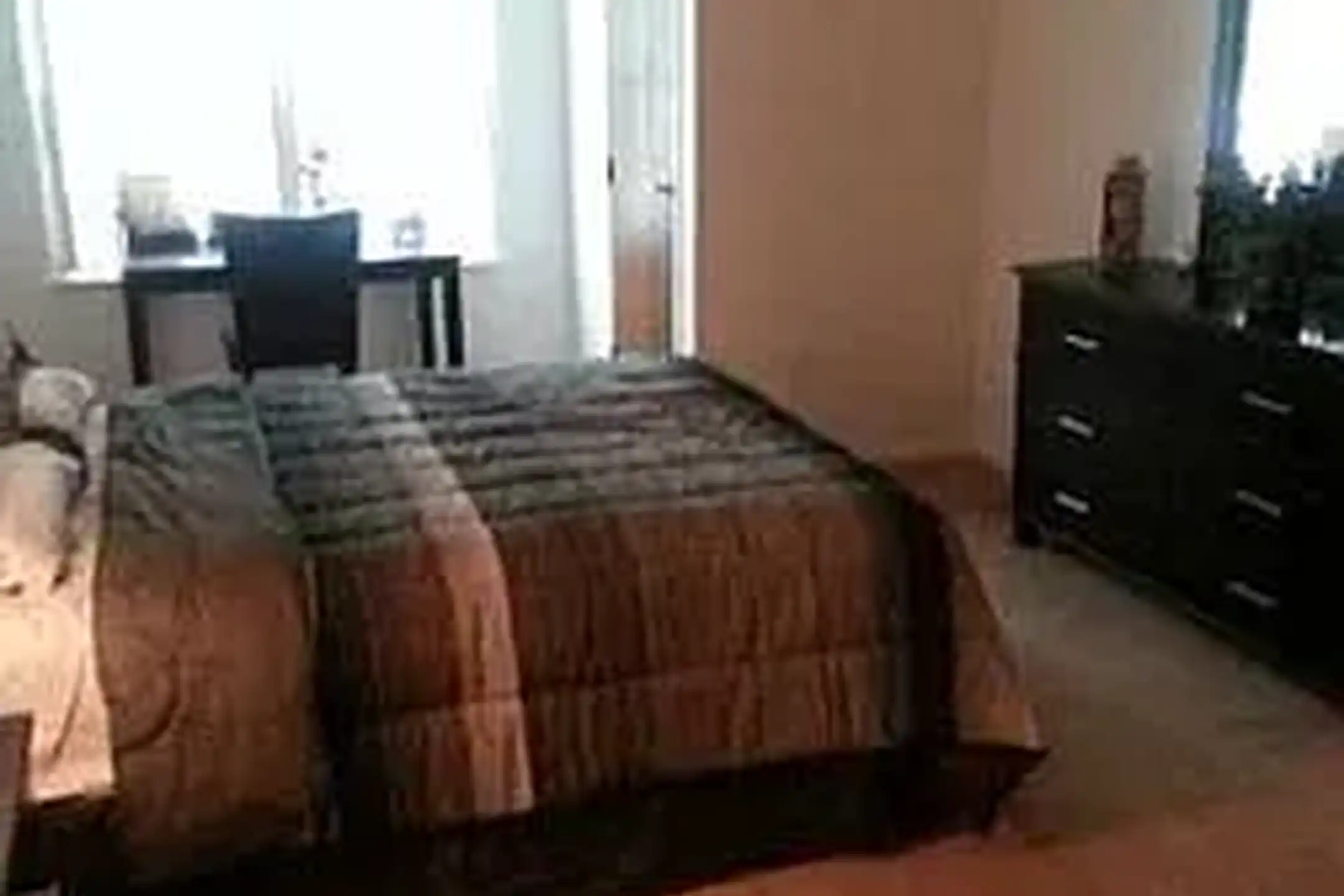 Circle Drive Commons - Detroit, MI 48207 | ApartmentGuide.com
