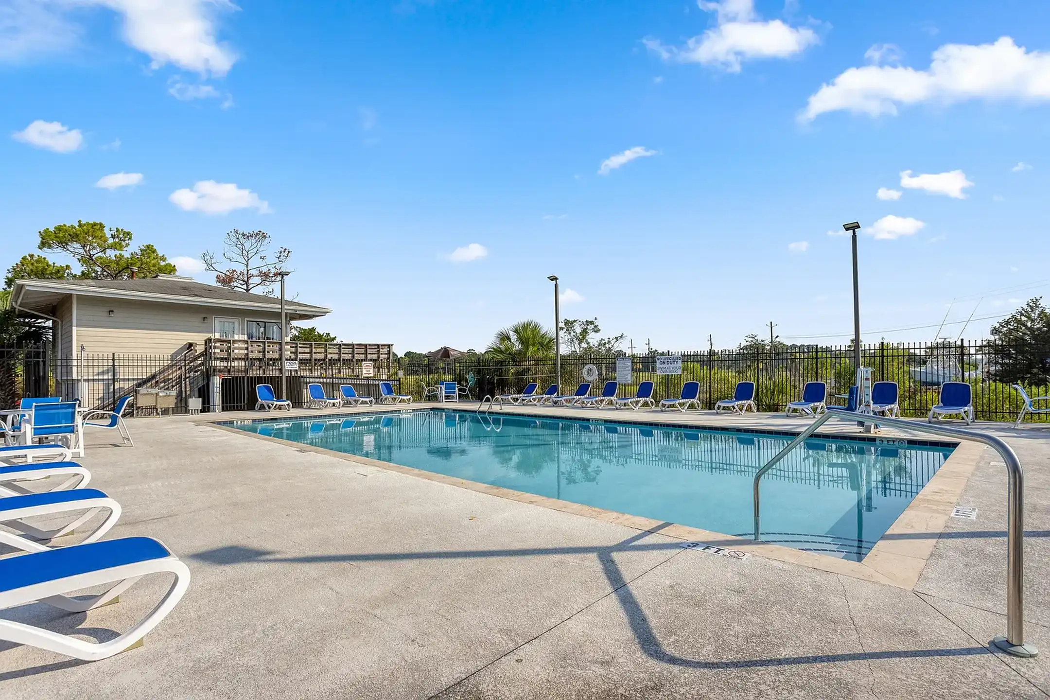 River Crossing Apartments - Thunderbolt, GA 31404 | ApartmentGuide.com